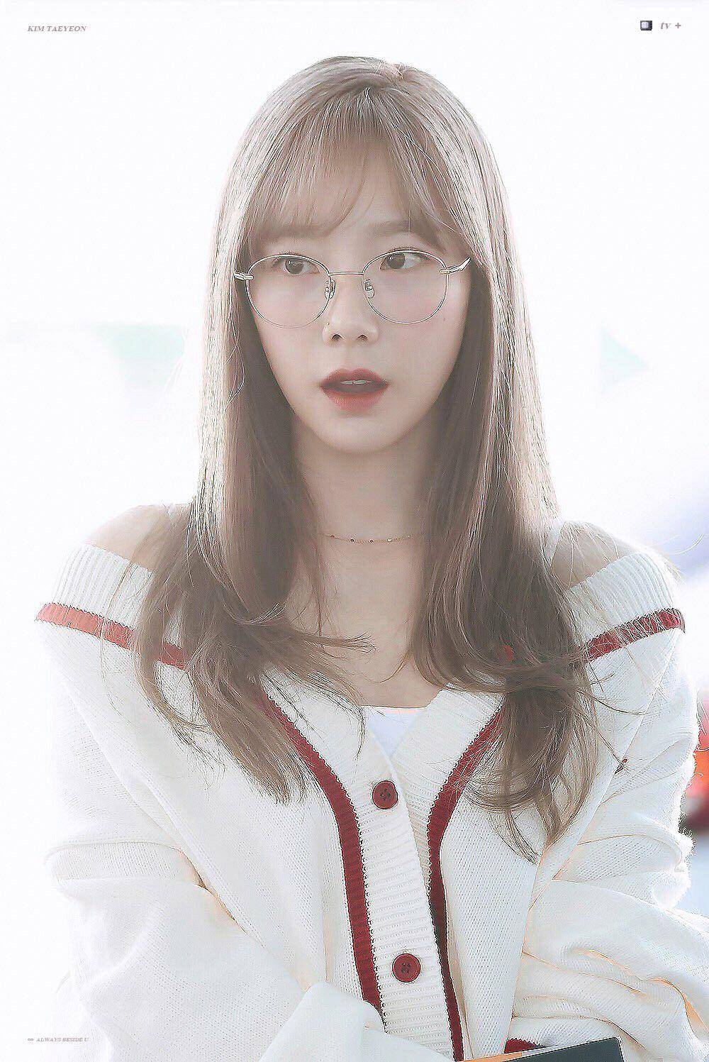190830 Taeyeon | Scrolller