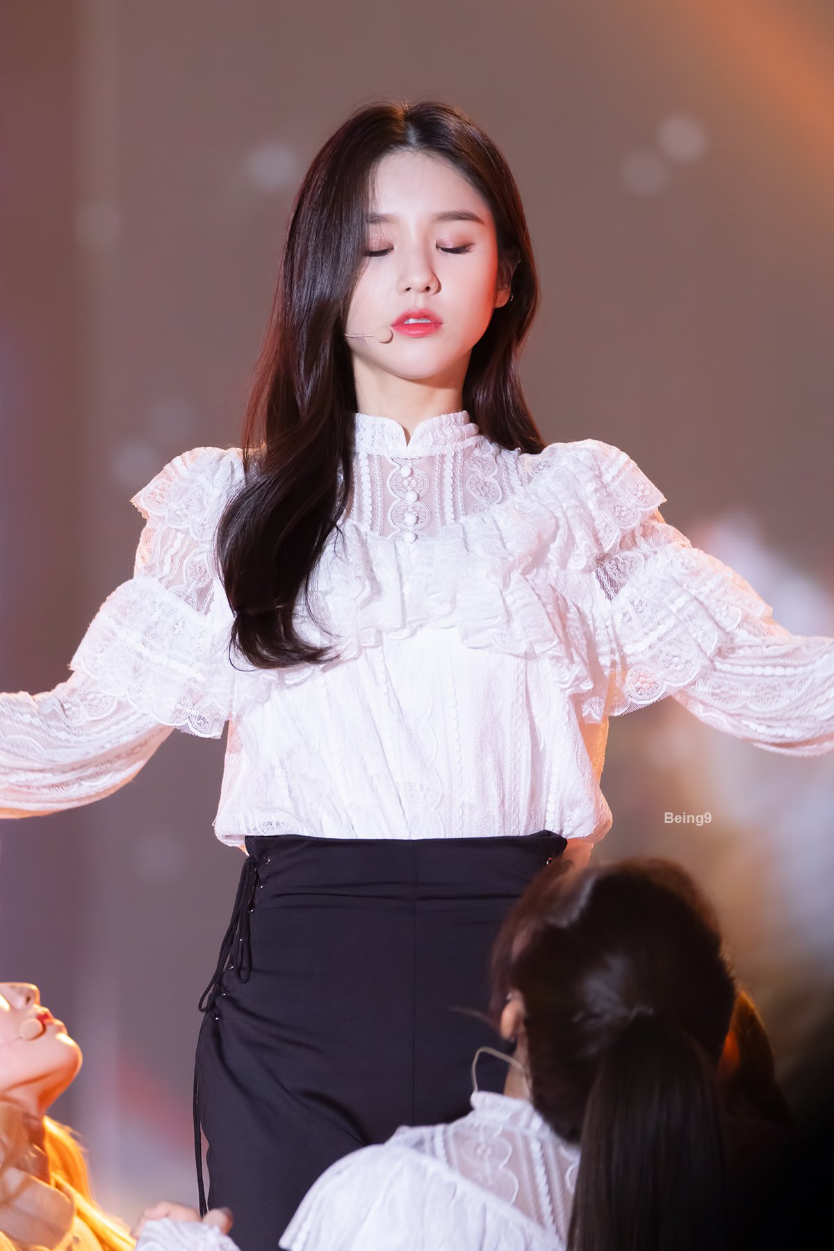 191006 Heejin by Being9 | Scrolller
