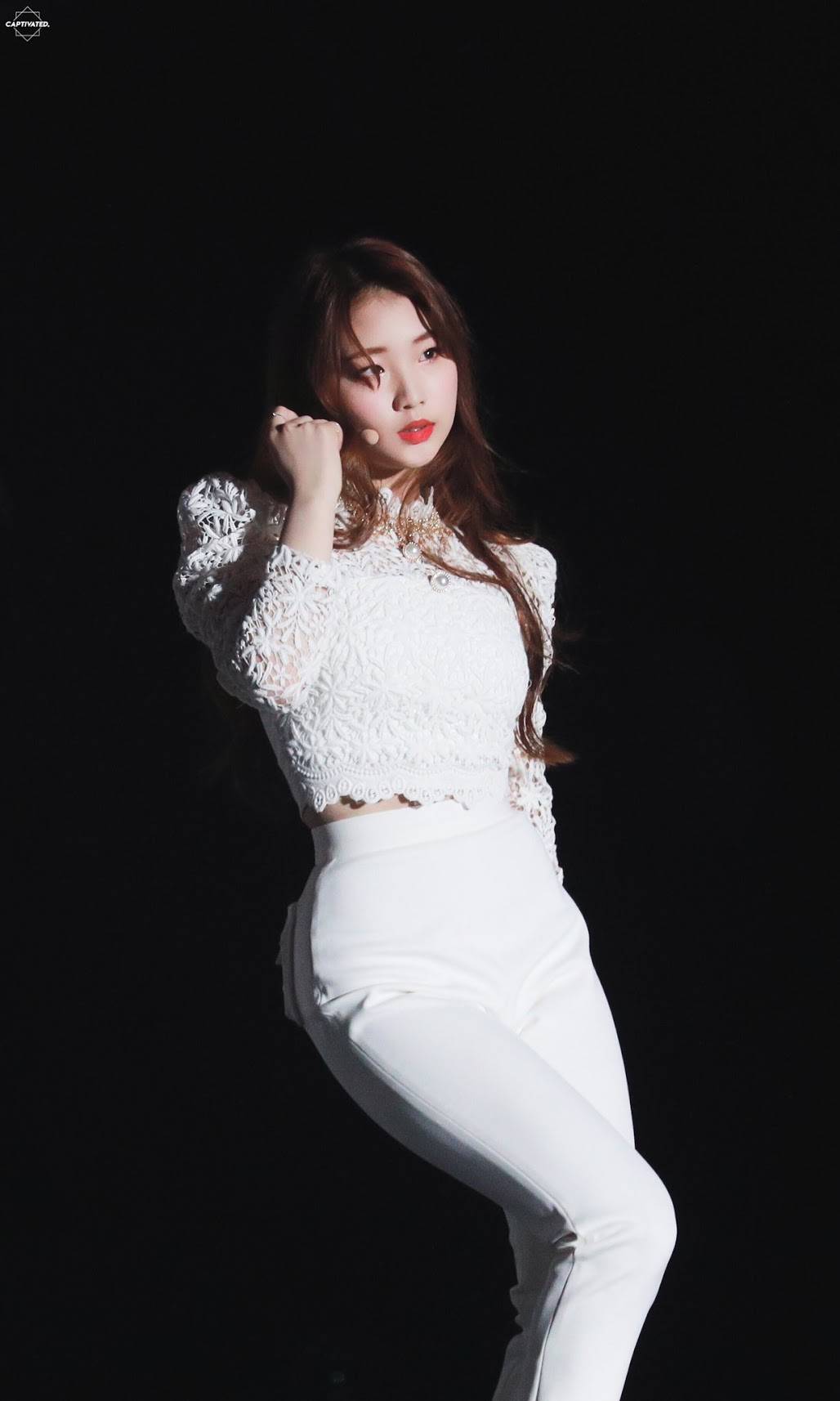 191126 Yeojin by Captivated | Scrolller