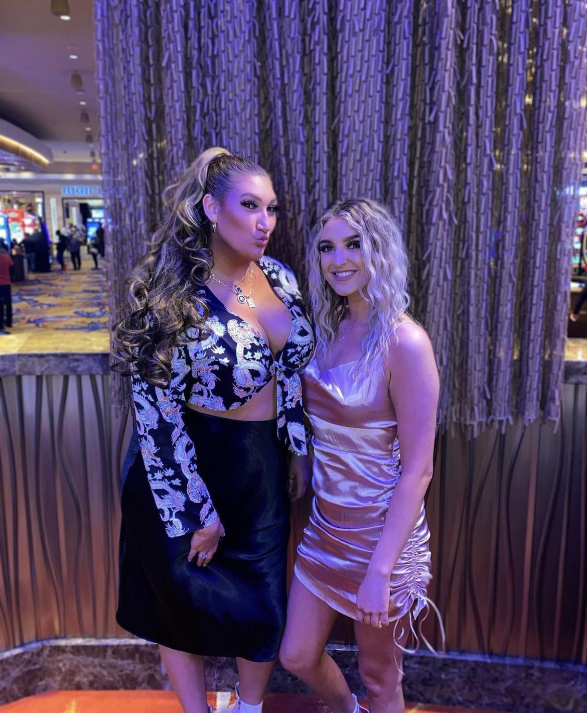 [2] right or left? | Scrolller