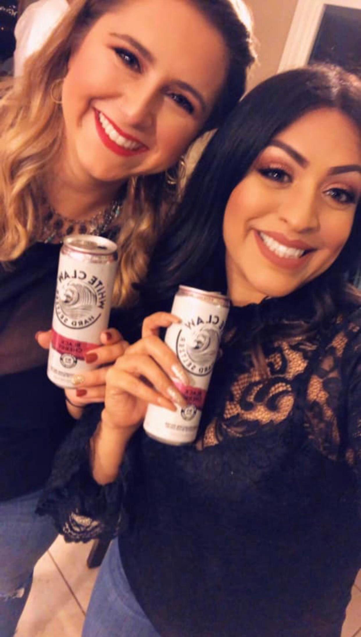 [2] Whiteclaws | Scrolller