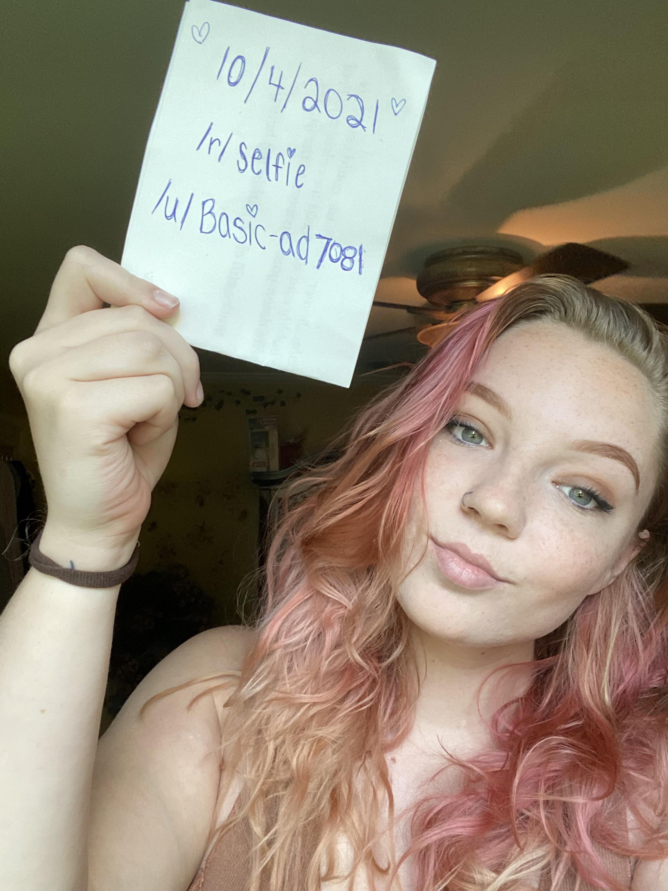 20 F from Florida. Verification pic I guess? | Scrolller