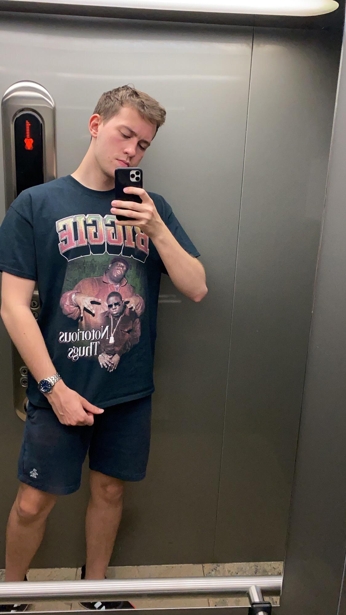 20 fit looking for muscular guys ADD: Alex.avp | Scrolller