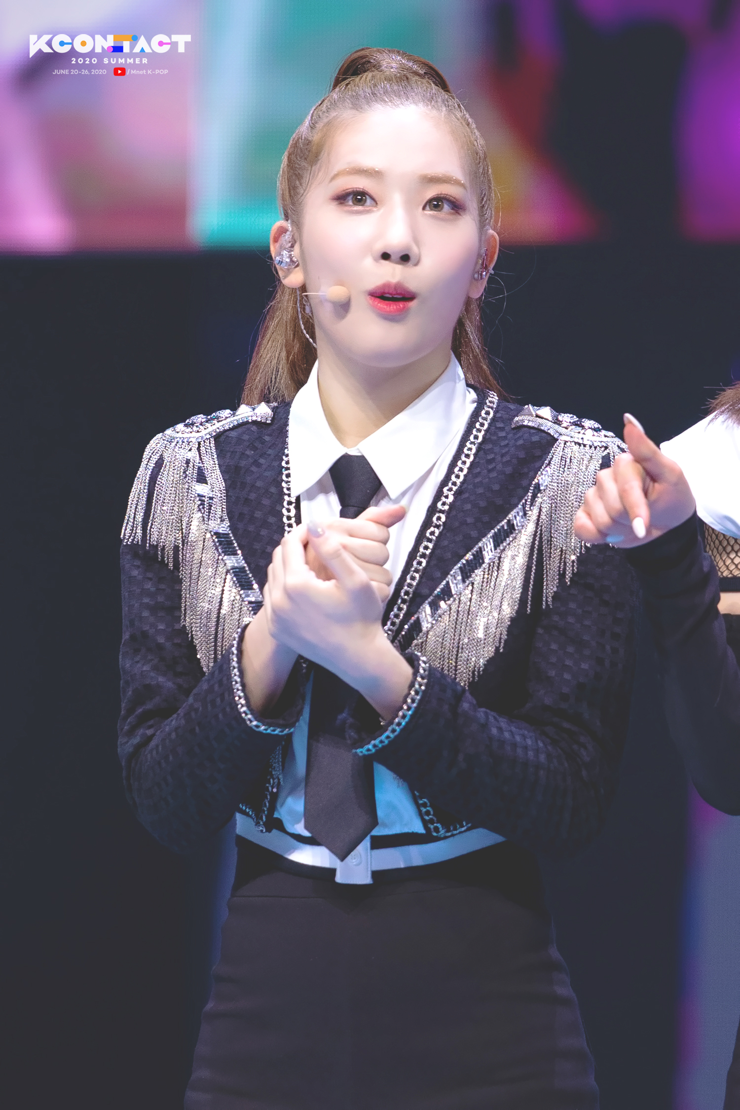 200620 Kim Lip | Scrolller