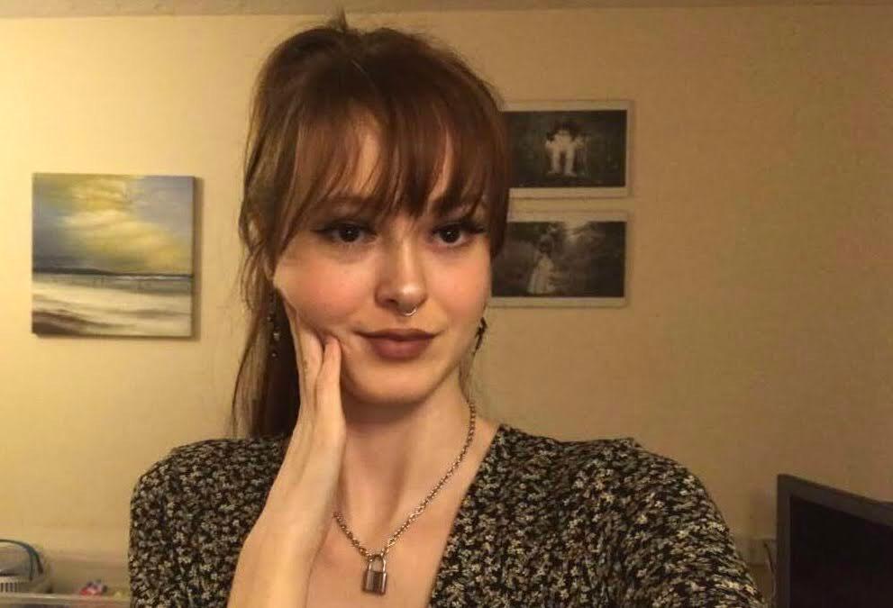 (20F) Feelin cute ️ | Scrolller