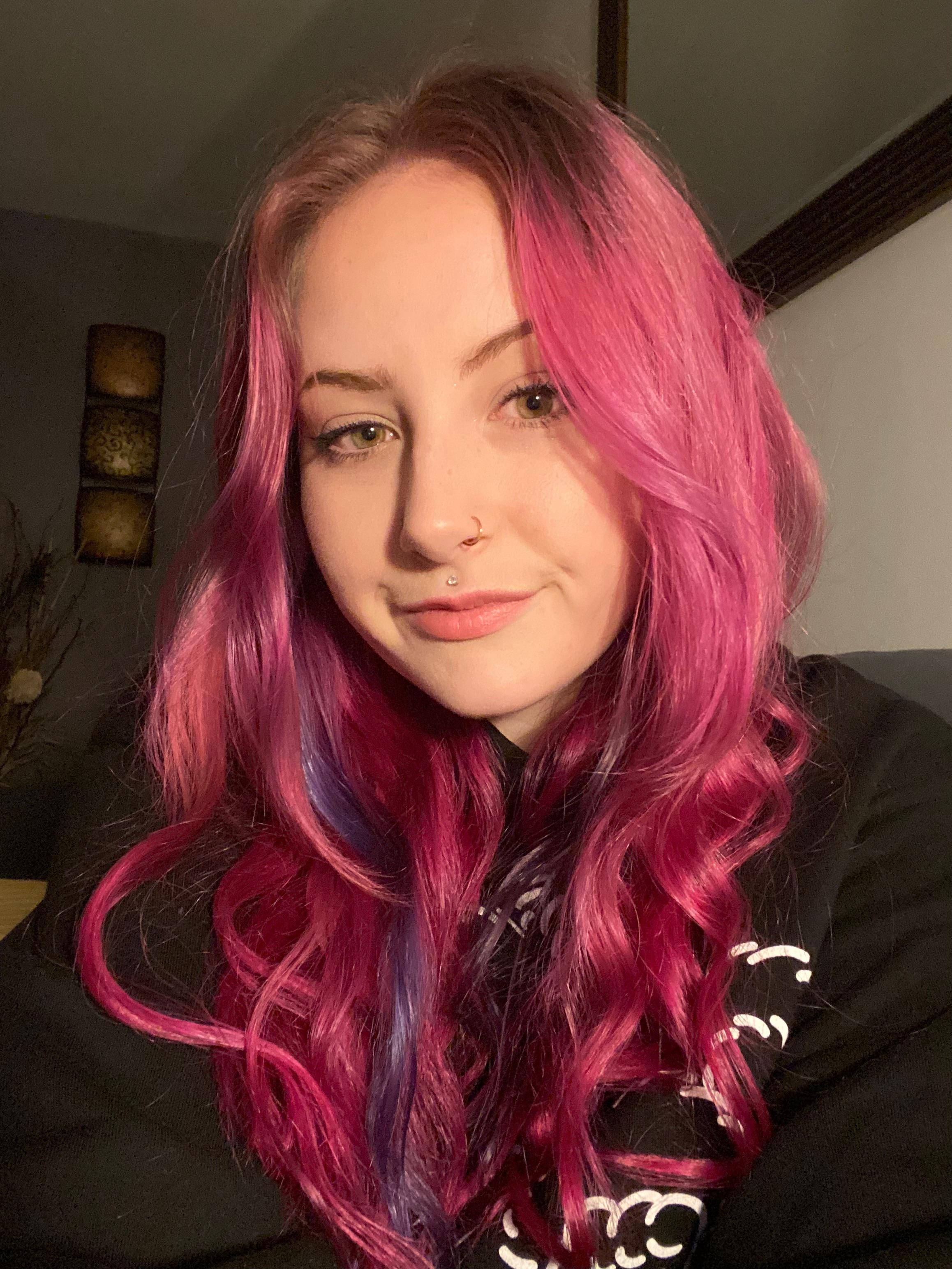 20f i added a purple streak in my hair 💜 | Scrolller