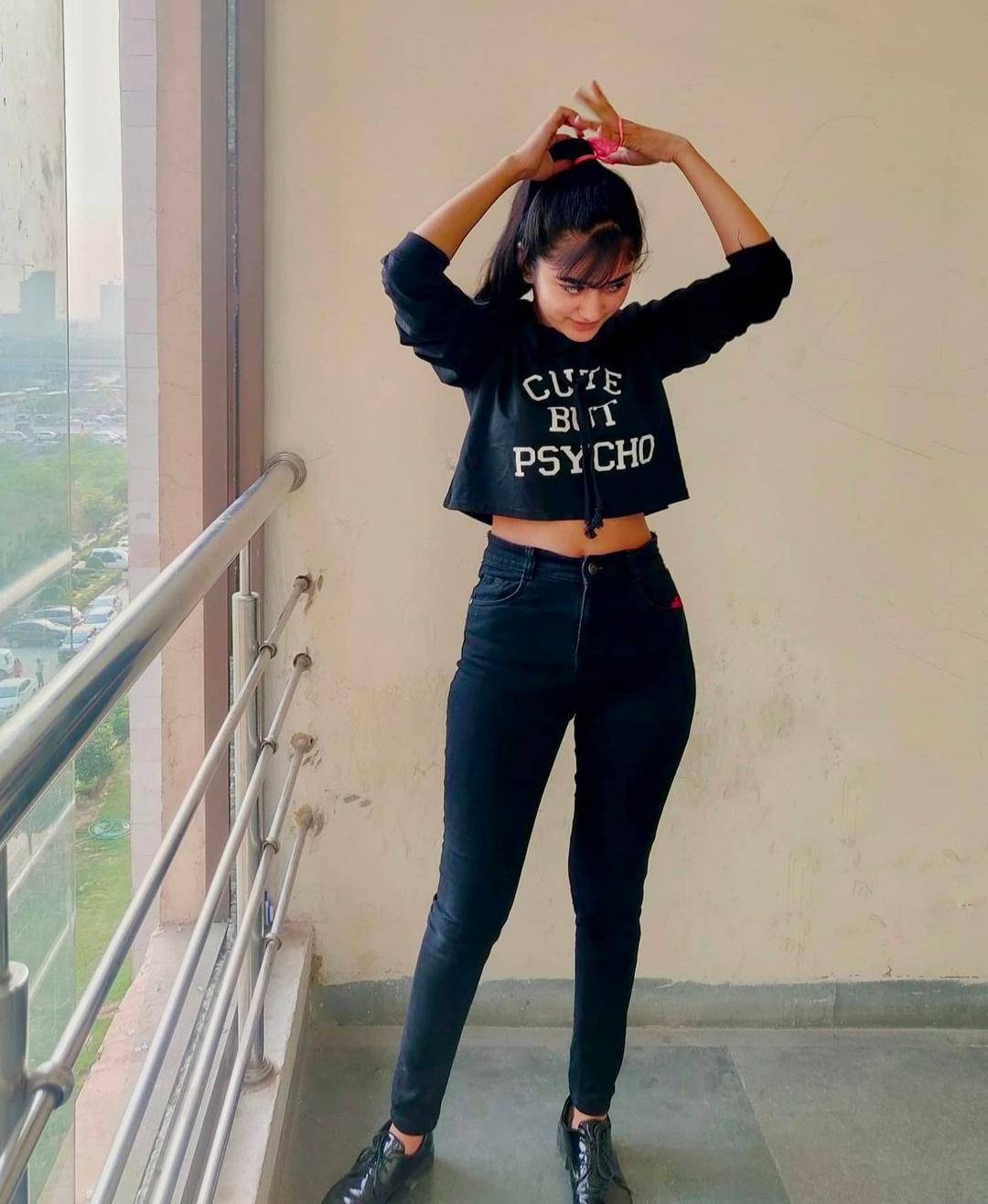 21 F want validation | Scrolller