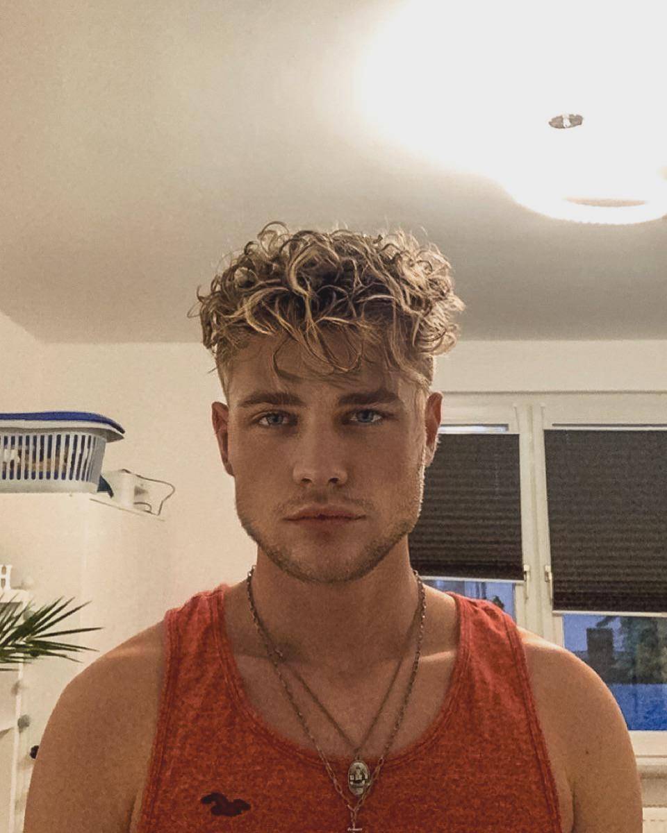 21, german add sc: mariograser Looking for nice jerk buddys, txt me if ...