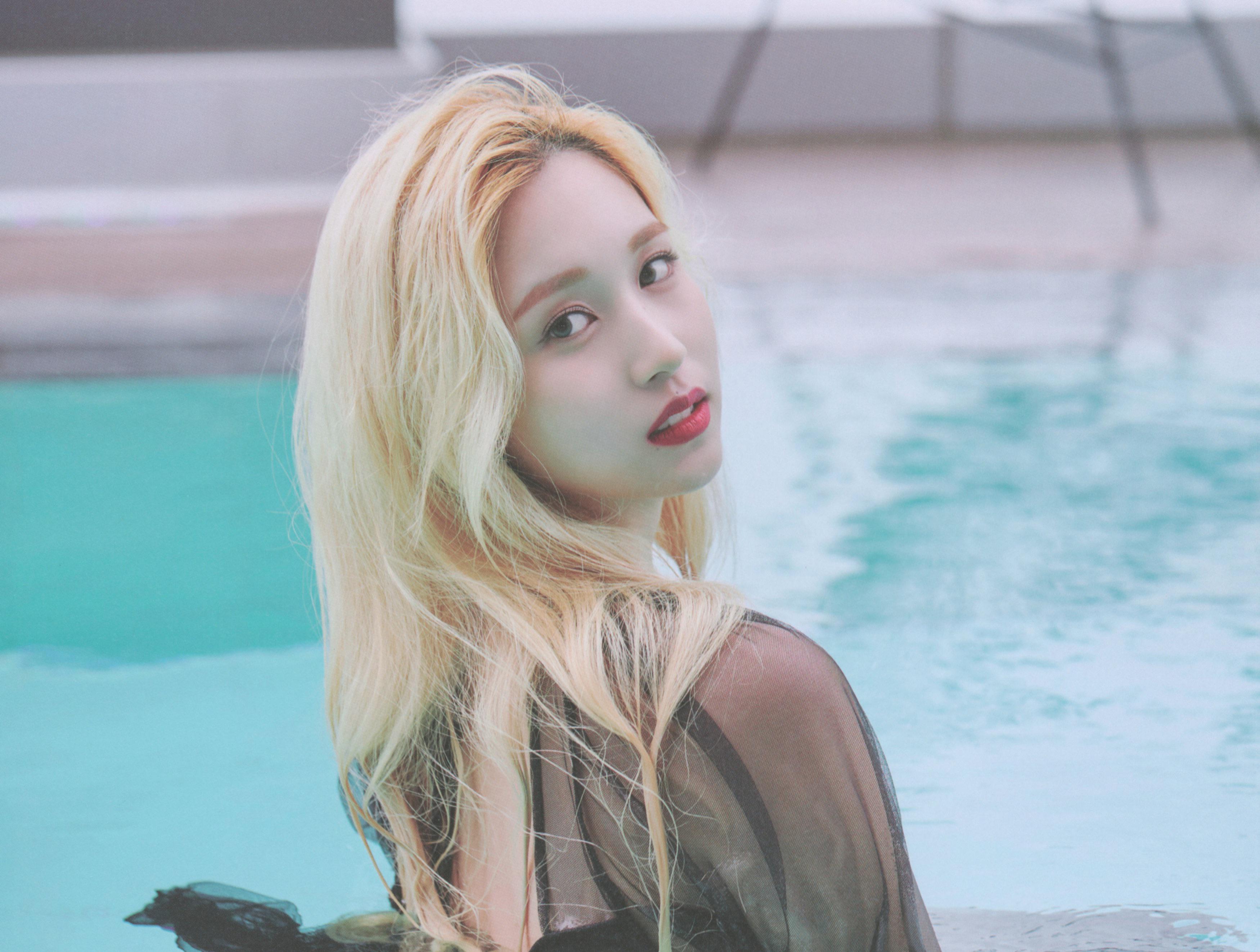 210101 Mina | Scrolller