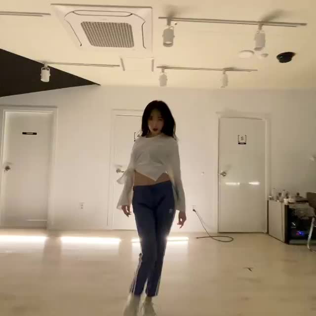 [210318] Yuju Instagram Update | Scrolller