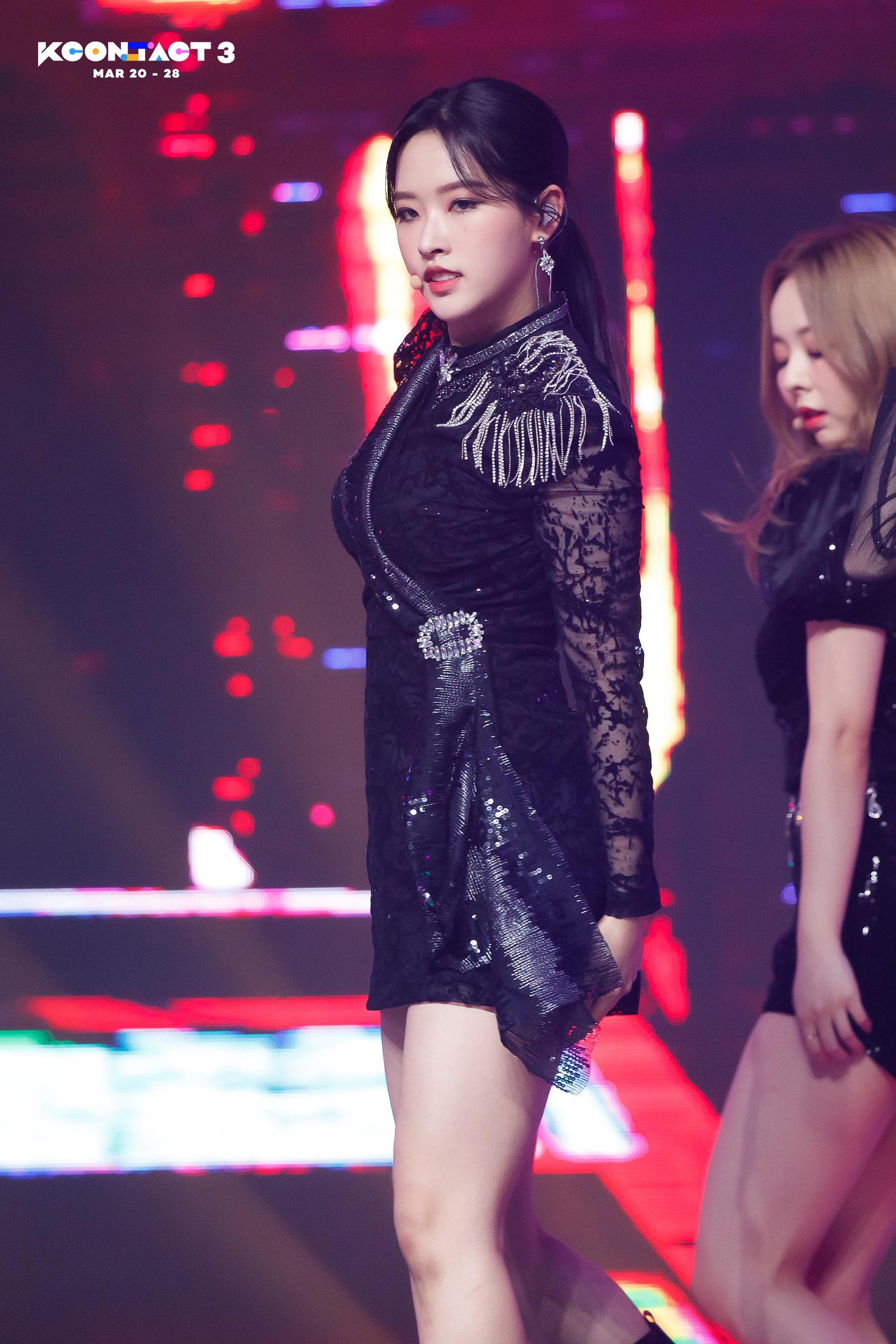 210320 Olivia Hye @ KCON:TACT 3 | Scrolller