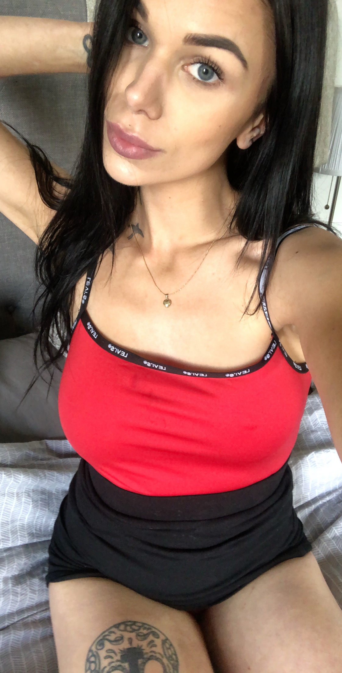 22 [F4M] What a boring day! what do you think my photo? | Scrolller