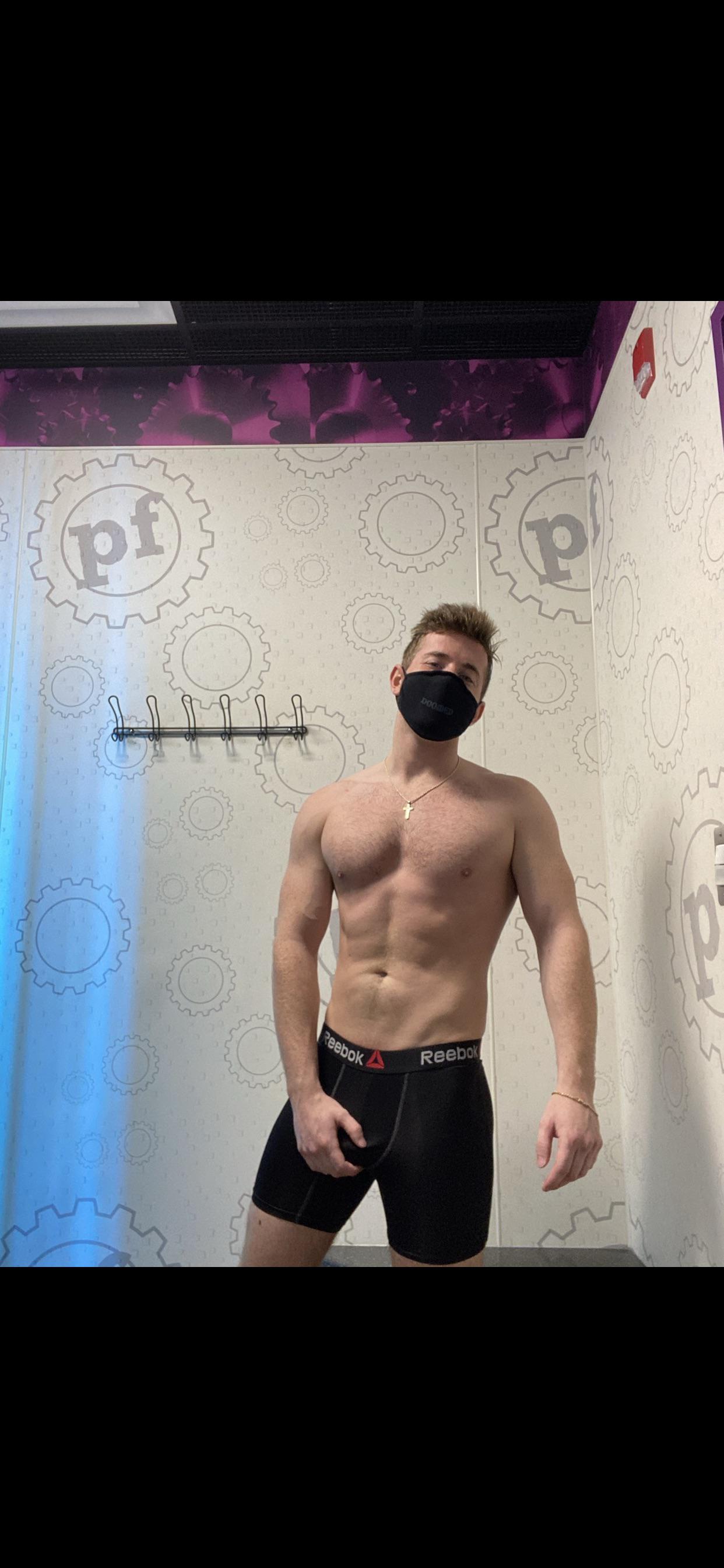 23 40$ college studs heavily worn gym compressions. Also take special requests 👅 | Scrolller