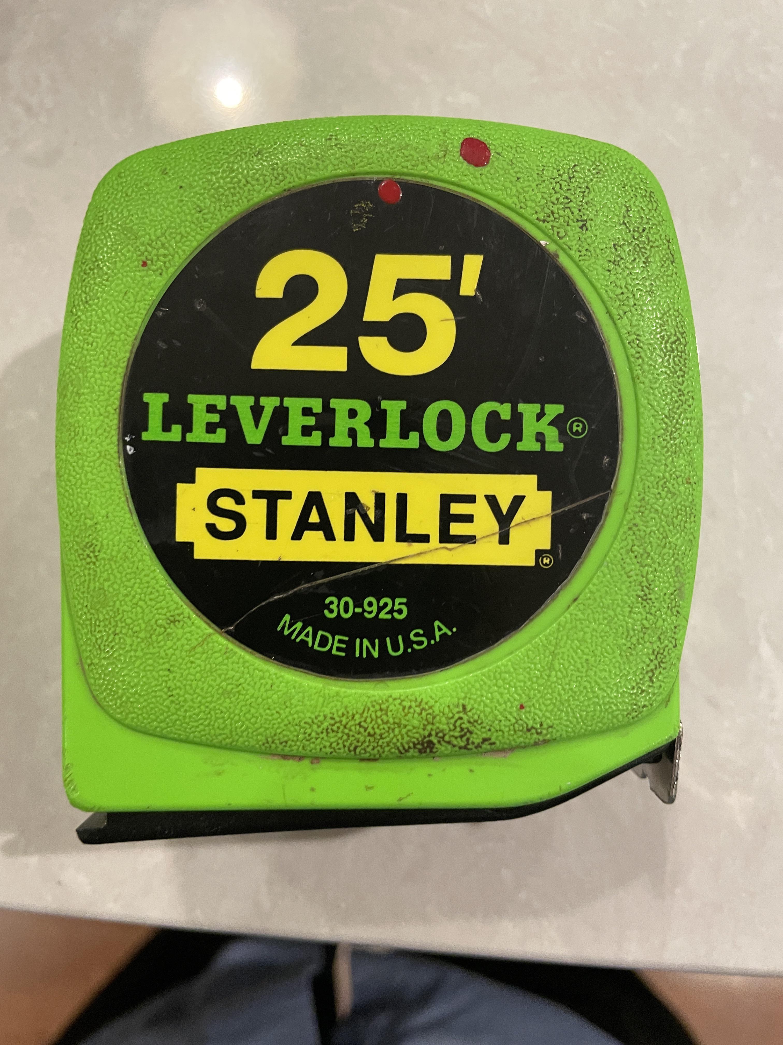 25’ lever lock Stanley | Scrolller