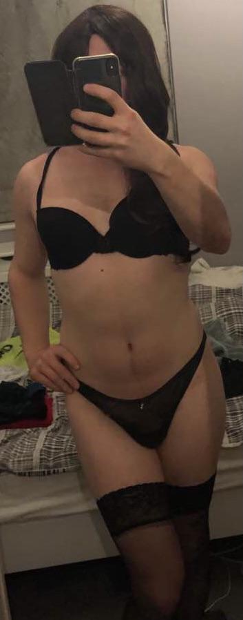 (25) LONDON Sissy bored and hot… Kik@zoekeyes_cd | Scrolller