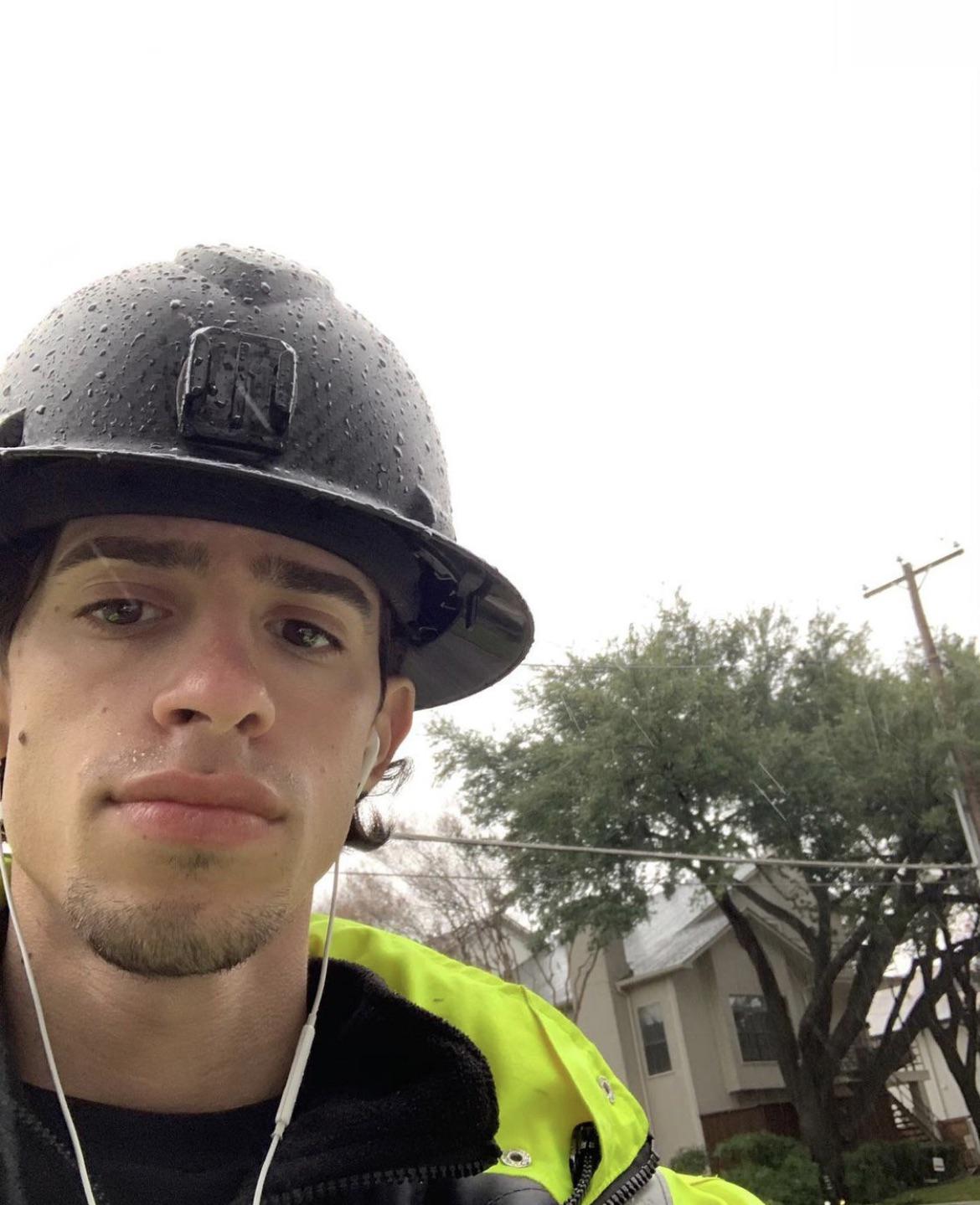 [25M] work | Scrolller