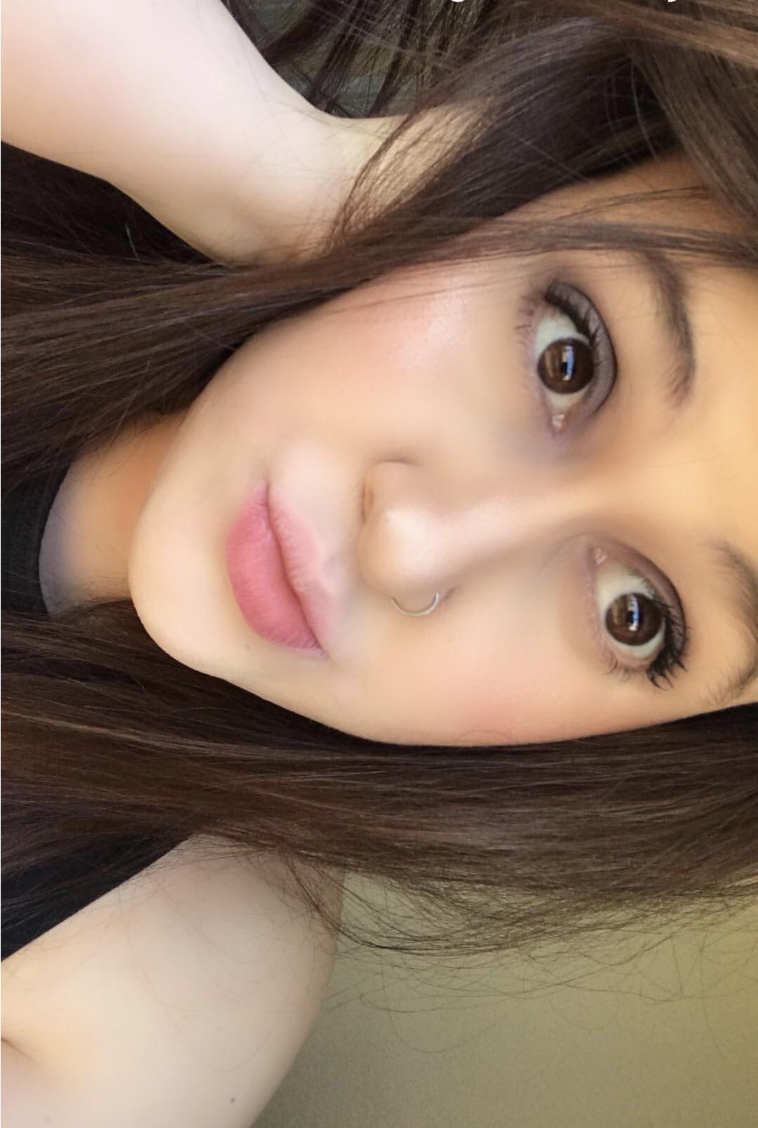 (26F) brown eyes 🥺 | Scrolller