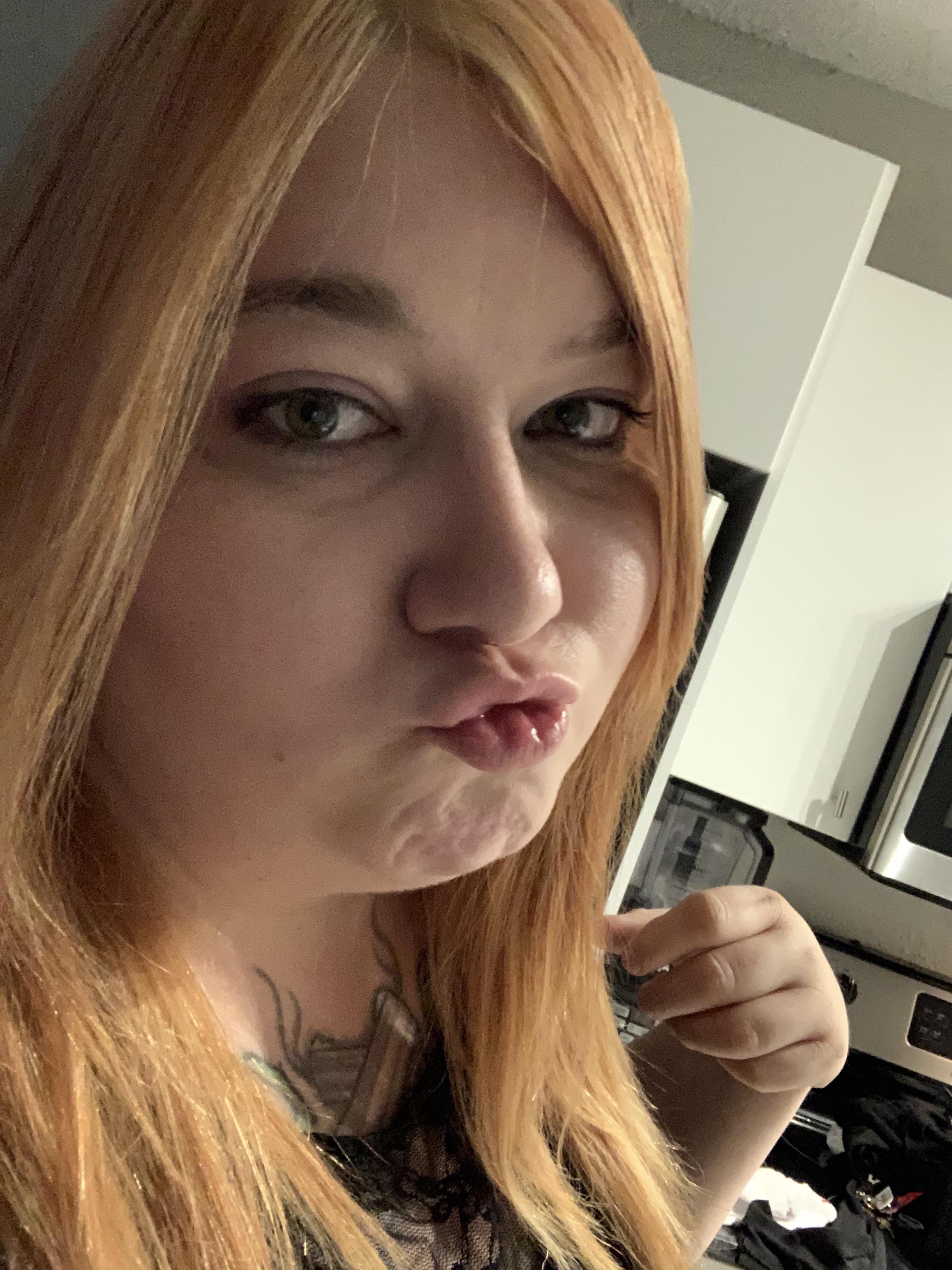 [28] I don’t like to post selfie’s without makeup but here🙈 | Scrolller