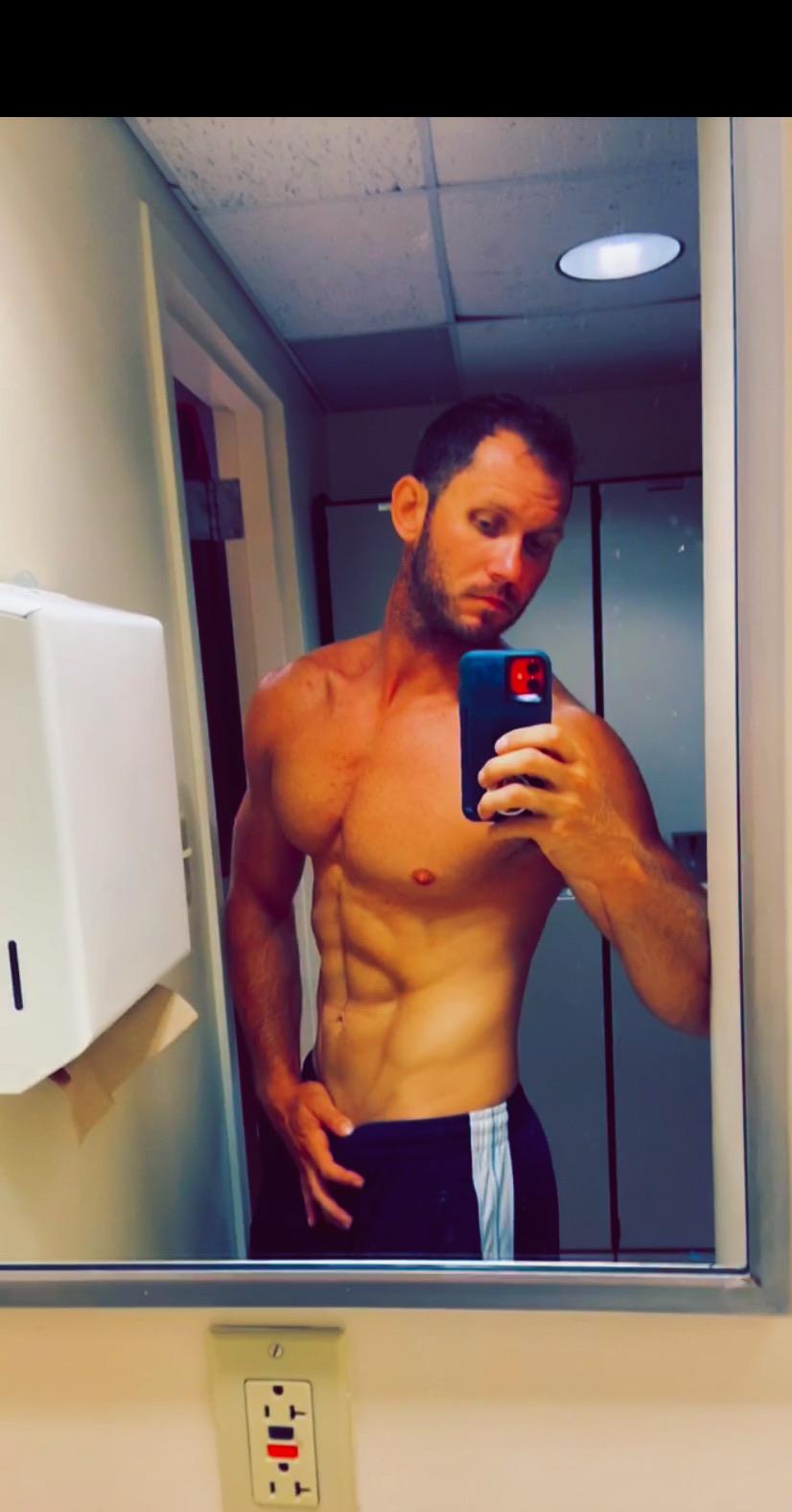 30 day cut getting started. Gonna have these abs popping on OF | Scrolller