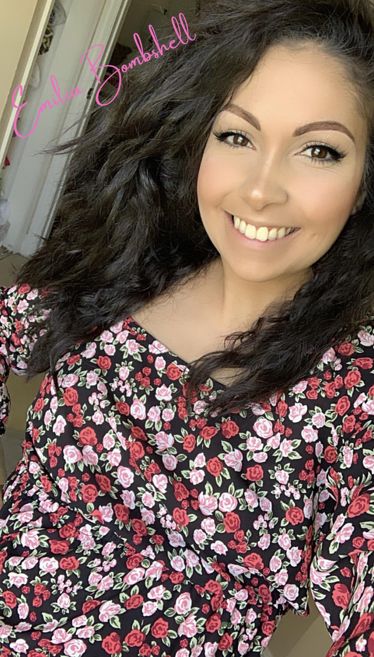 32 | F 💐 | Scrolller