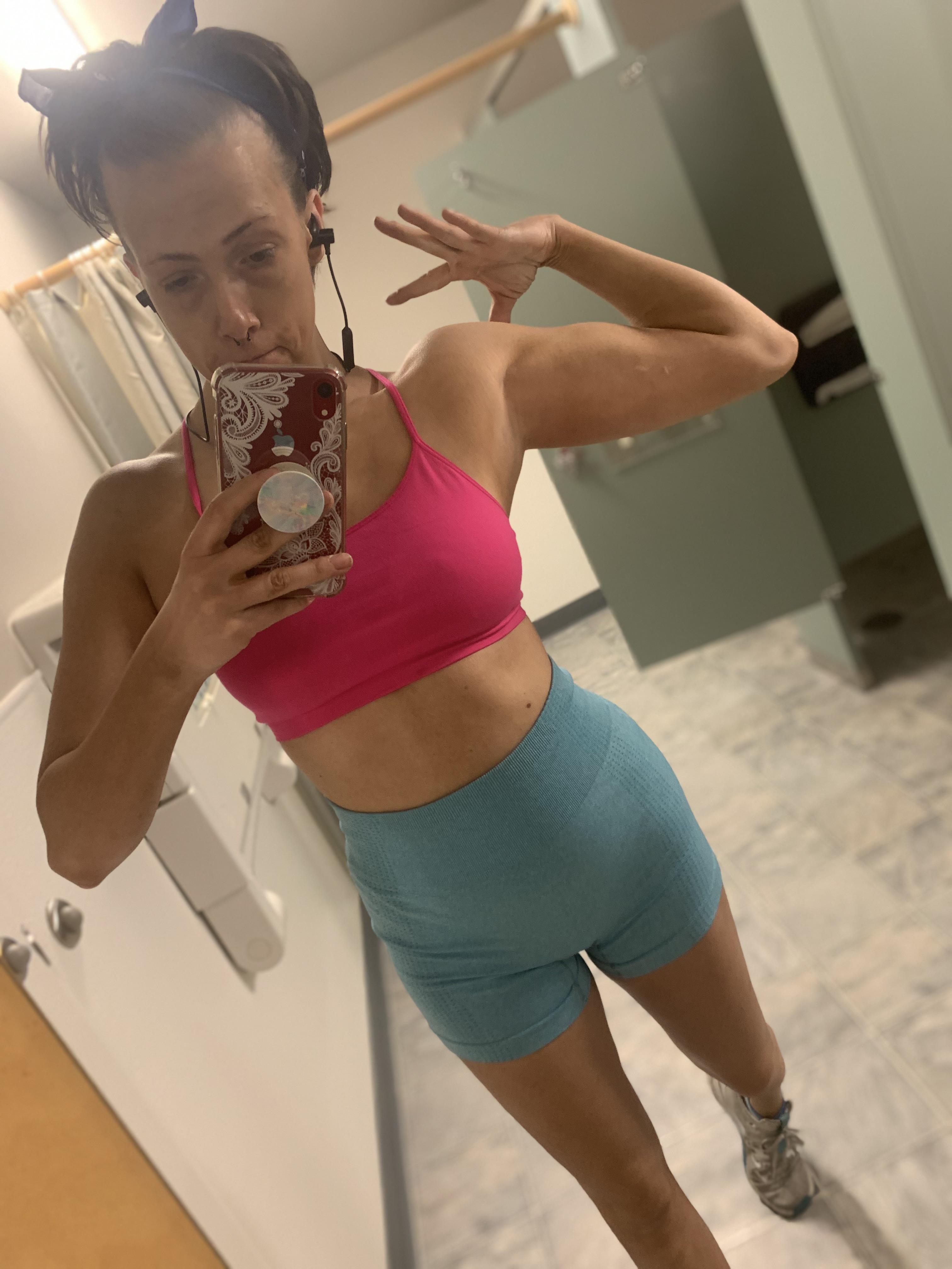 (32) upper body fillin out just fine 👏😇 | Scrolller