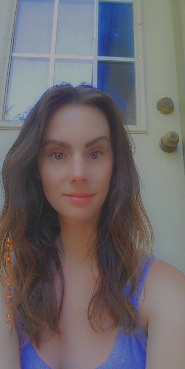 32F. Holy roller midnight toker. Am I hot? | Scrolller