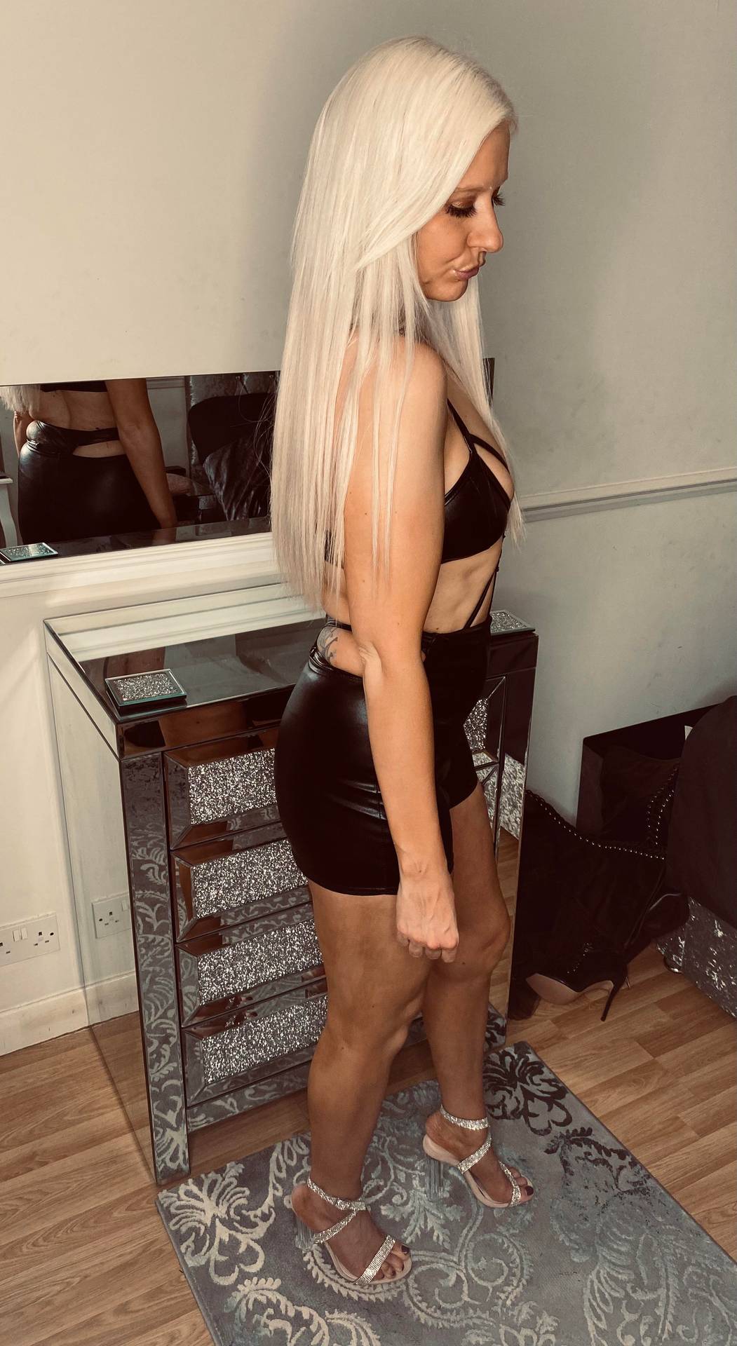 [35] Little dominatrix dolly | Scrolller