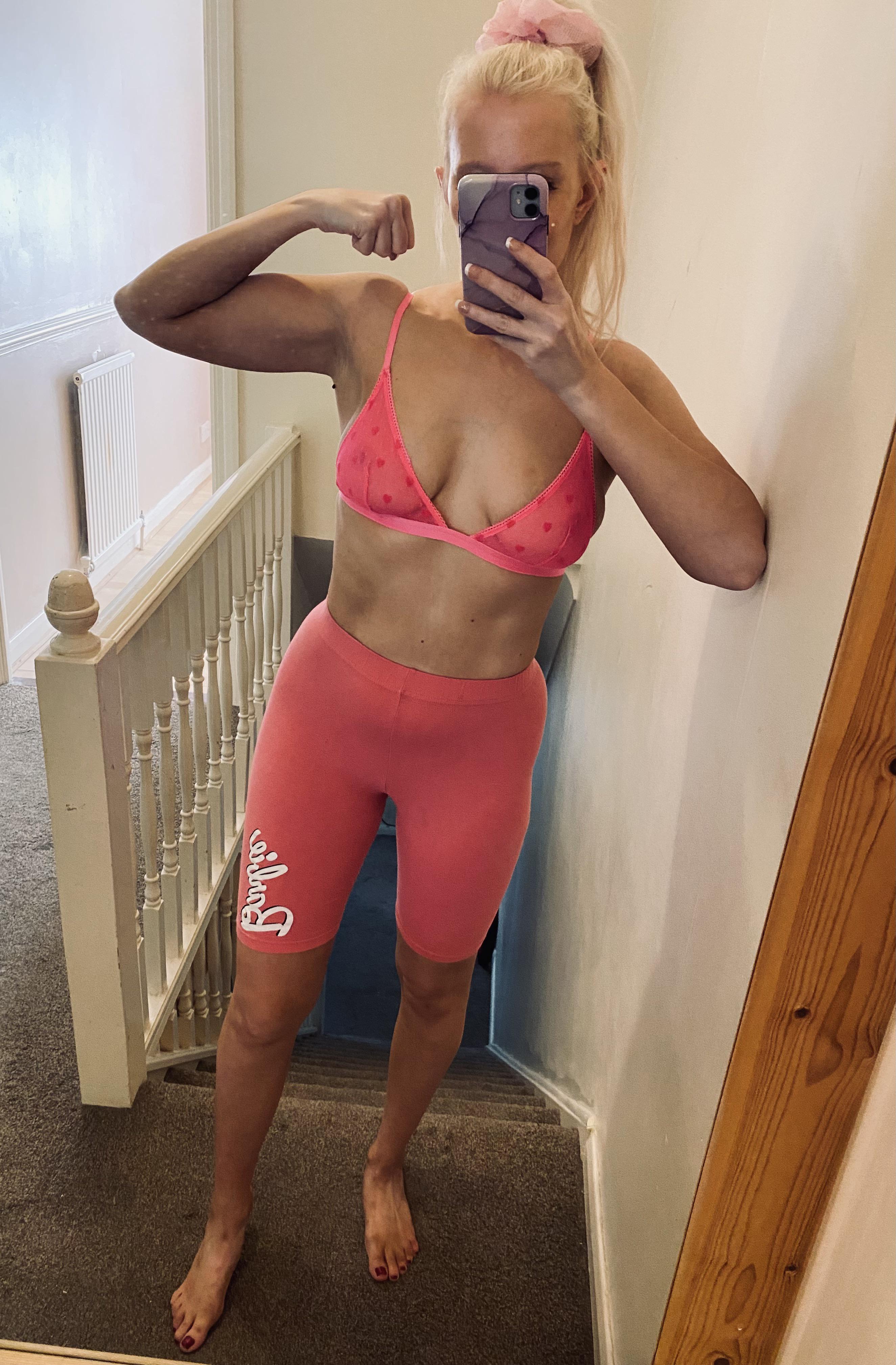 [35] Personal Trainer Barbie | Scrolller