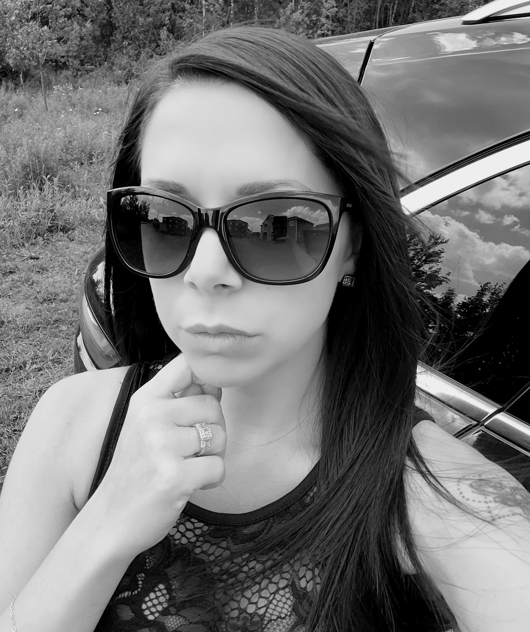 36°C...I need a drink🤷‍♀️🍸[29F] | Scrolller