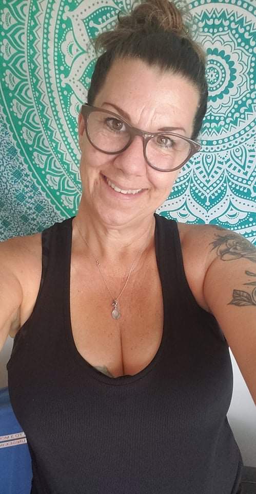 36M49F my gf thinks she isn't hot, she is curious yo see what young perverted minds think ...