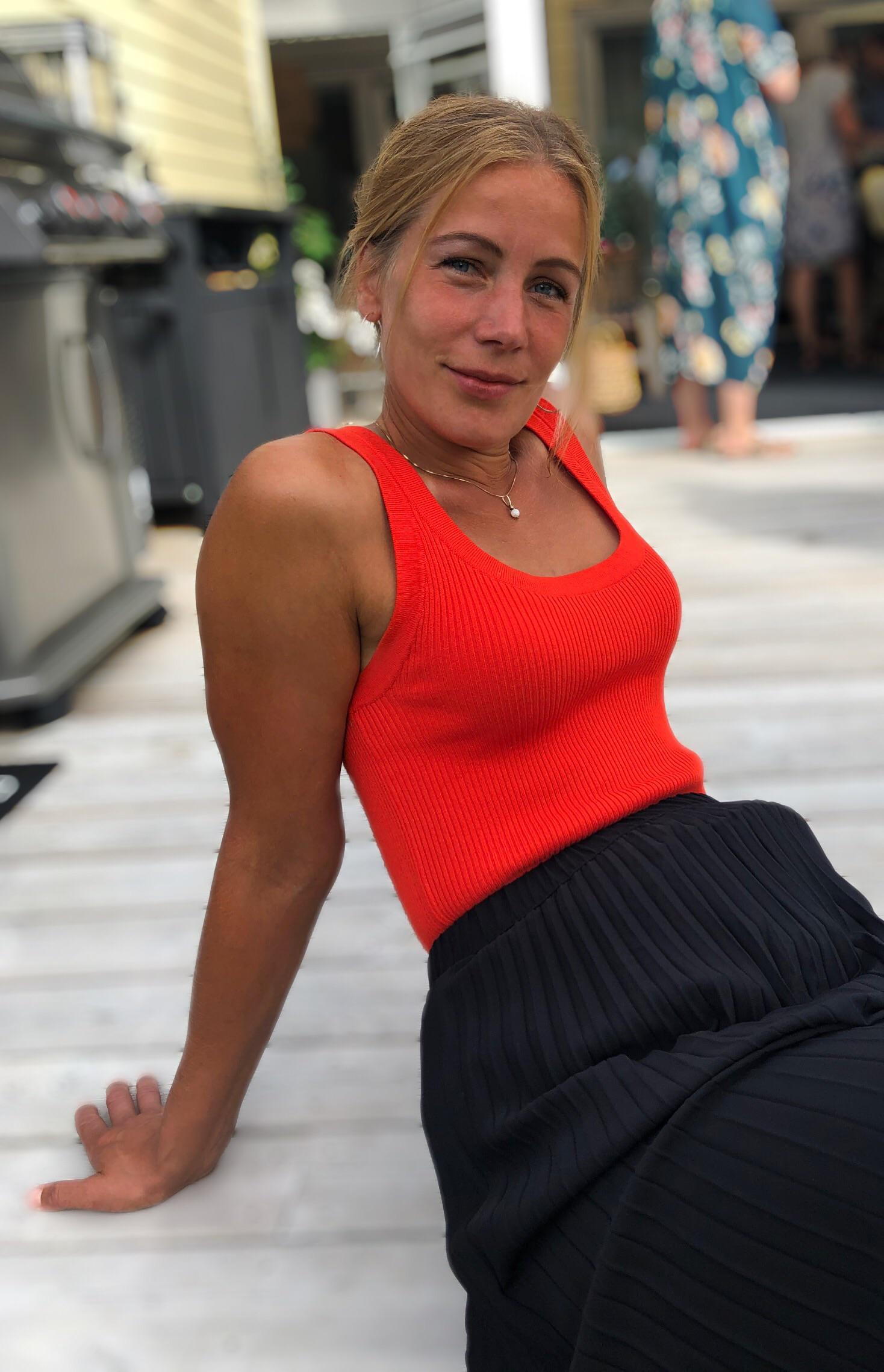 38F. Hoping my age isn’t going to stop my fuckability 😁💋 | Scrolller