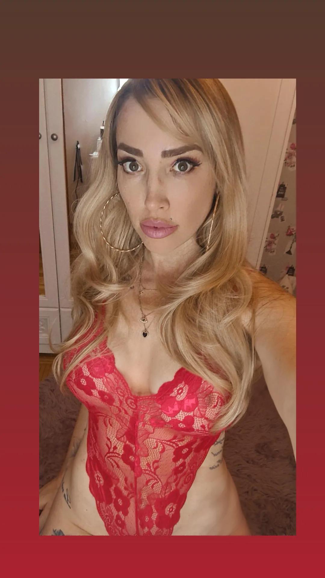 38y Mom, would you come over? | Scrolller