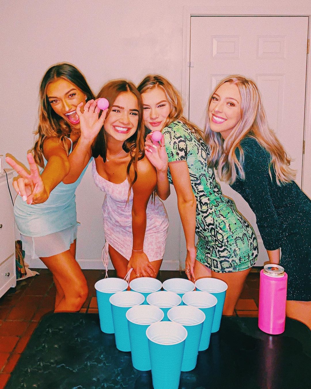 [4] Beer Pong | Scrolller