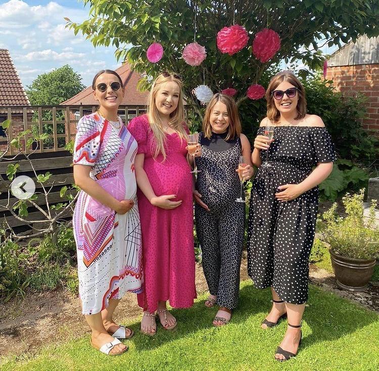 4 MILFs to be, who looks best?? | Scrolller