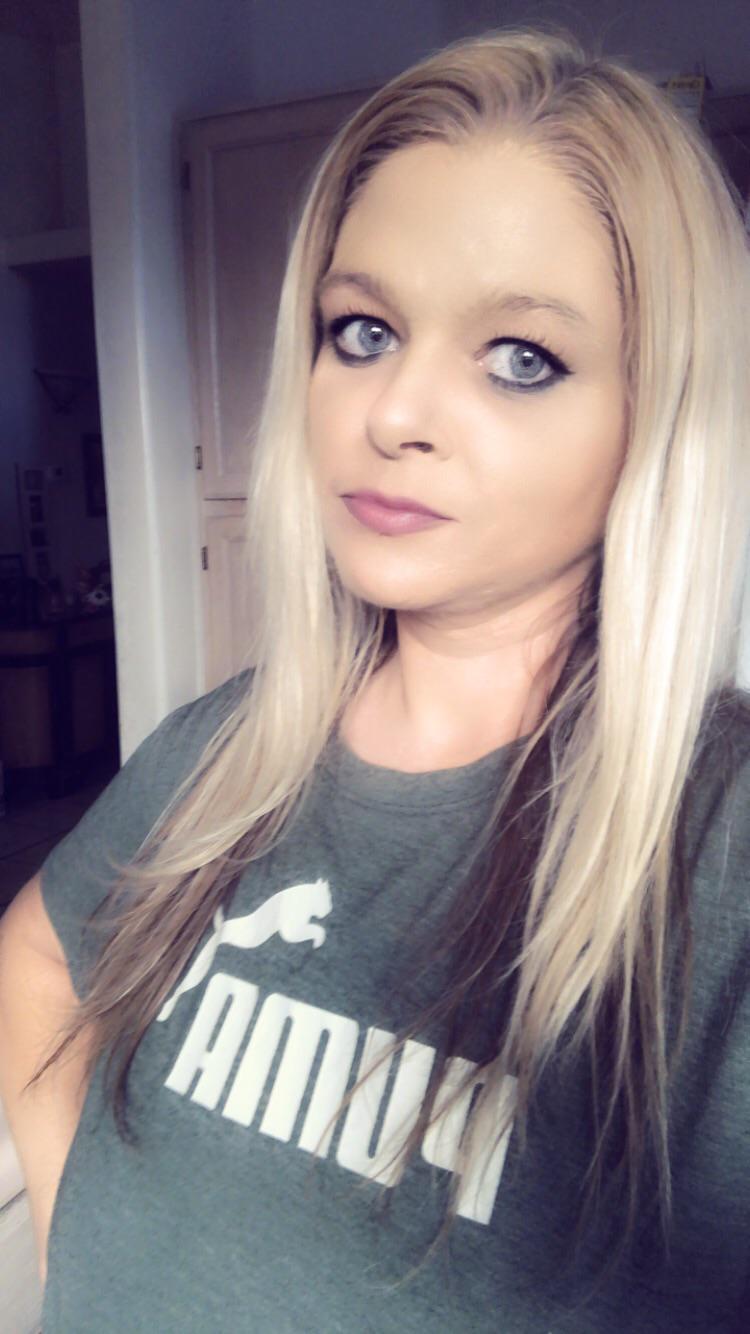 ️🖐🏼 42f Still Single | Scrolller