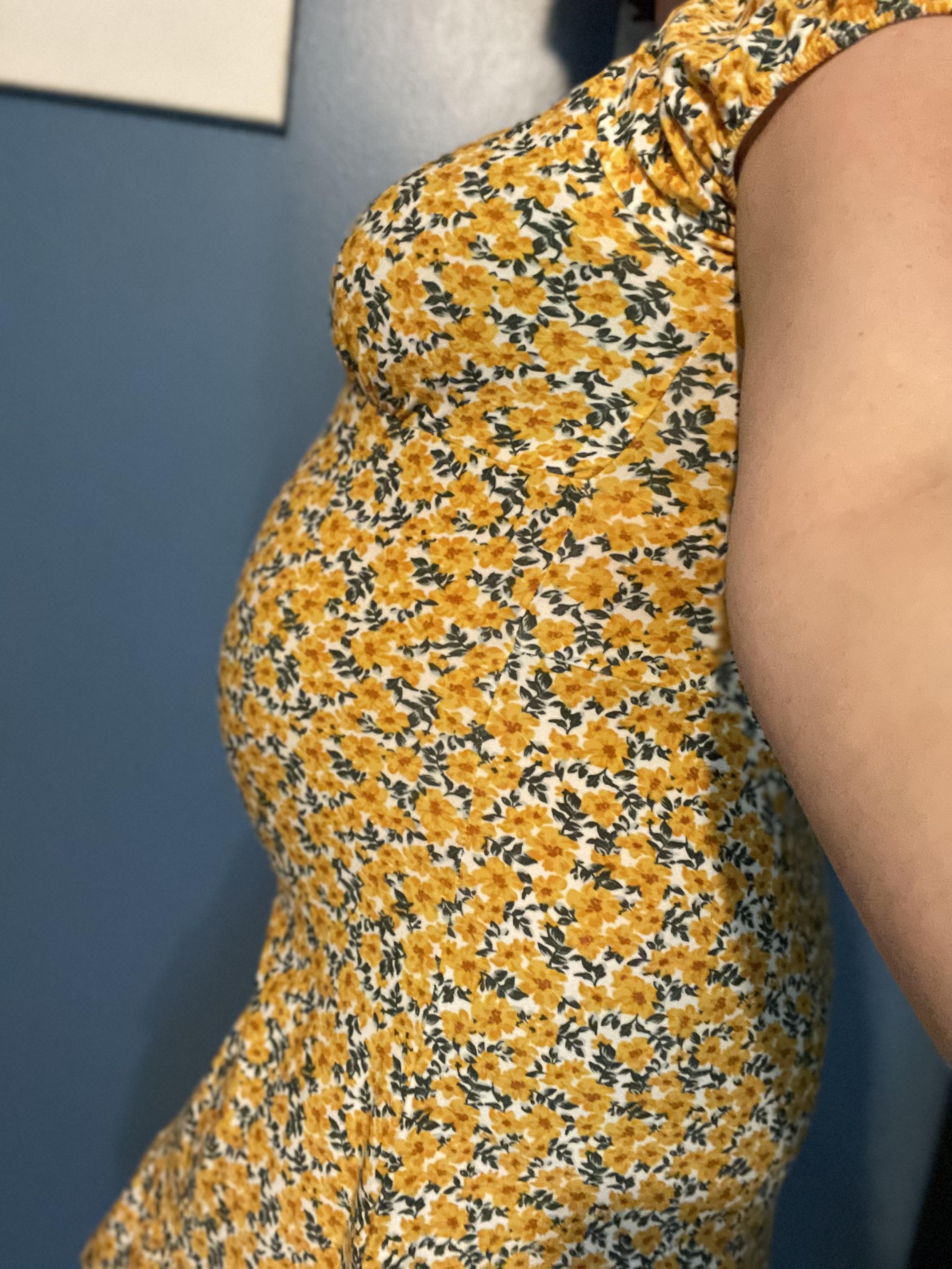 6 weeks left to go! Loving this bump!! | Scrolller