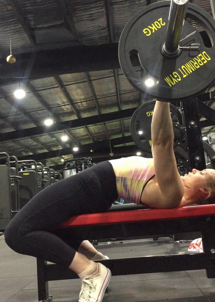 60kg barbell bench press training for a powerlifting comp in a few weeks [F] | Scrolller