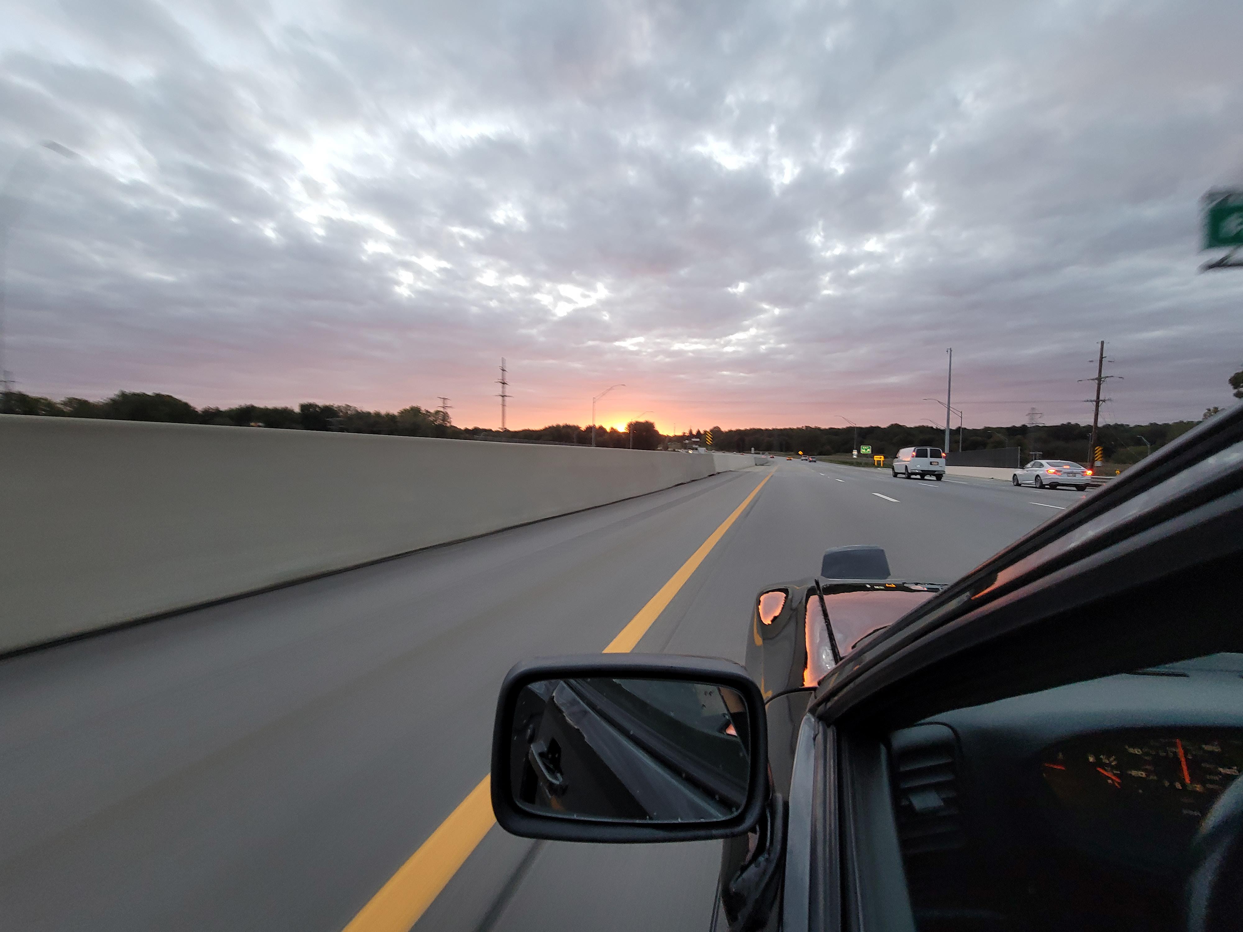 944 on Highway | Scrolller