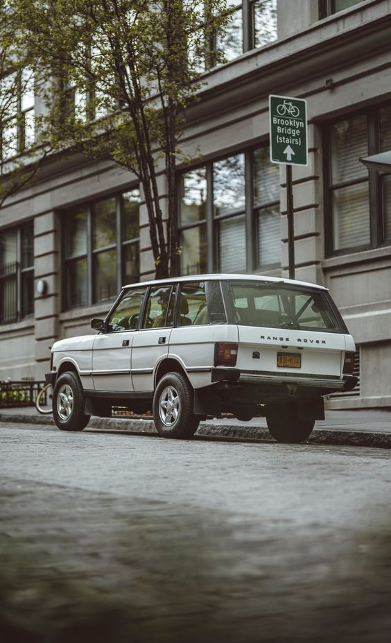 a 1995 Range rover classic | Scrolller