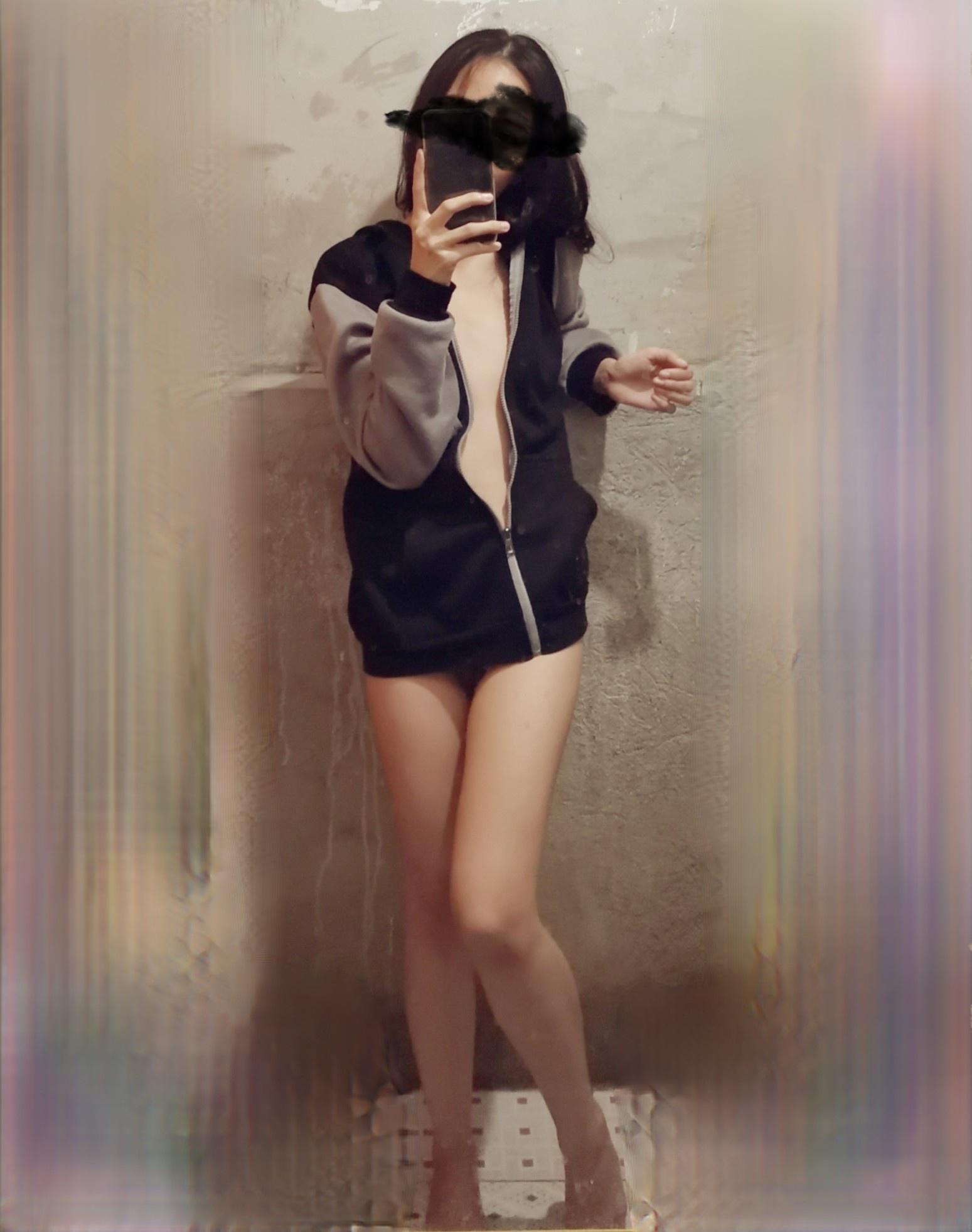 A bit cold here... | Scrolller