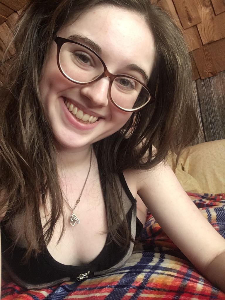 A chaste downblouse :) | Scrolller