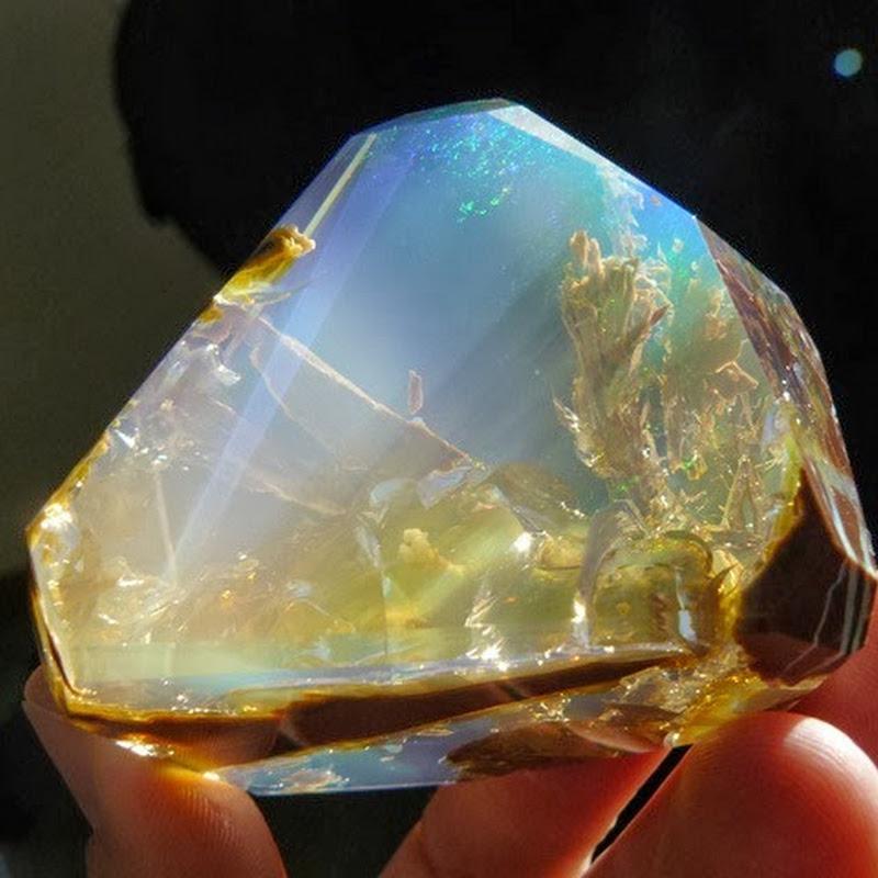 🔥 A chunk Ethiopian Welo Opal | Scrolller