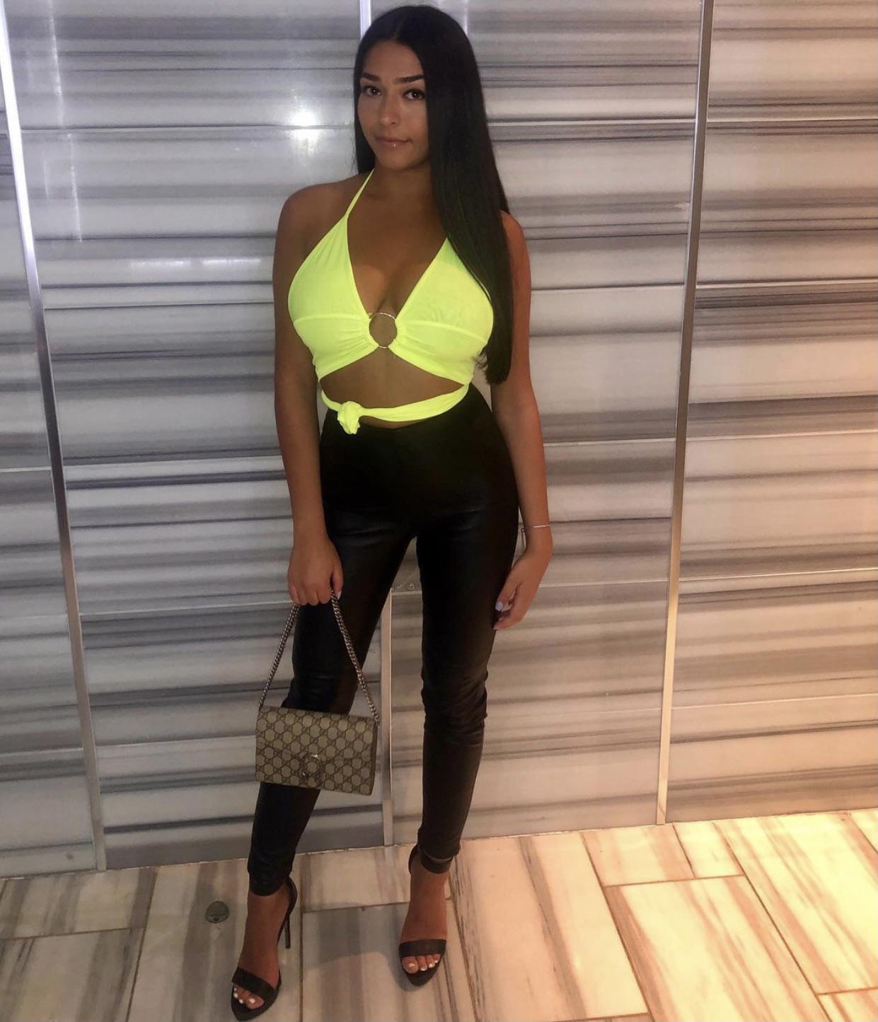 A Classic Bimbo Outfit (Asian Edition) | Scrolller