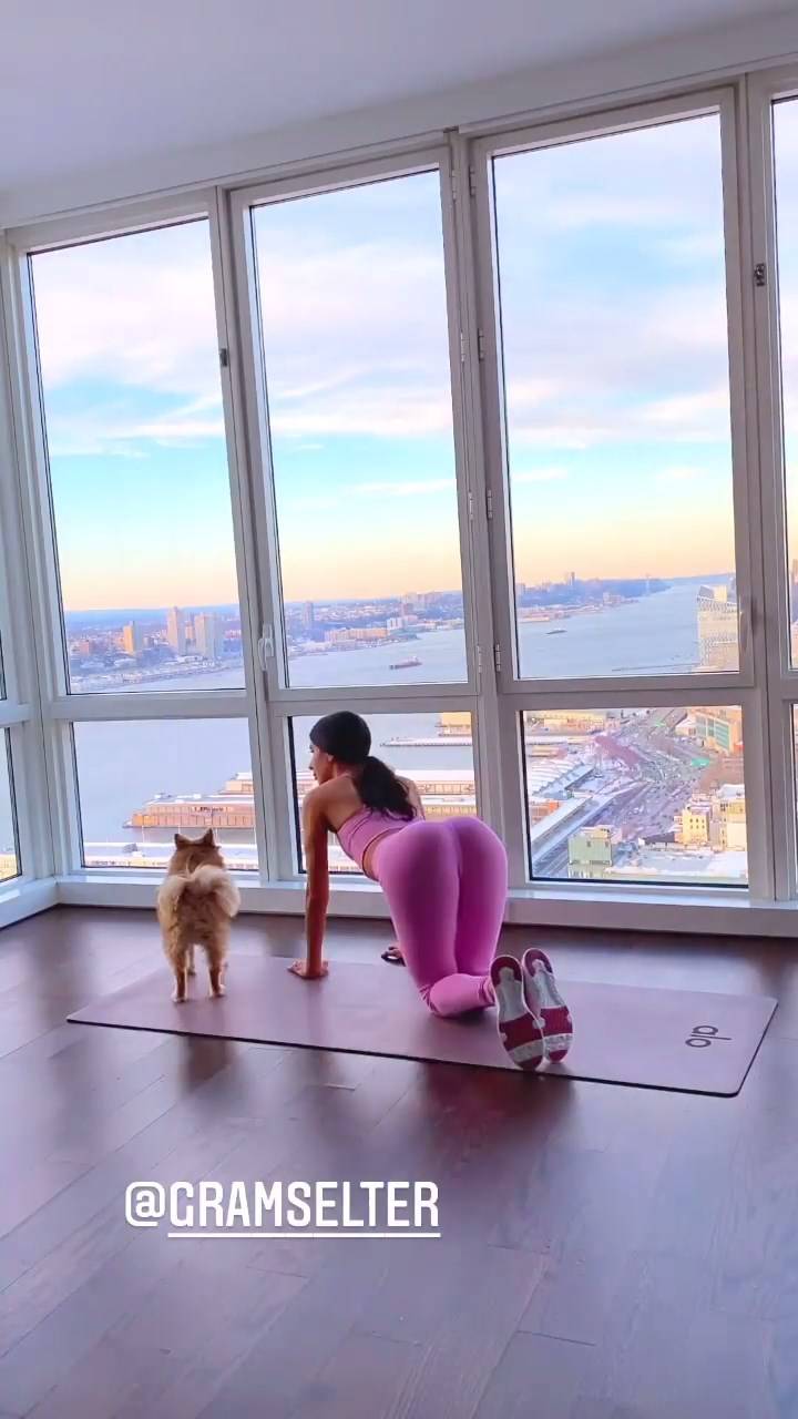 A couple of butts | Scrolller