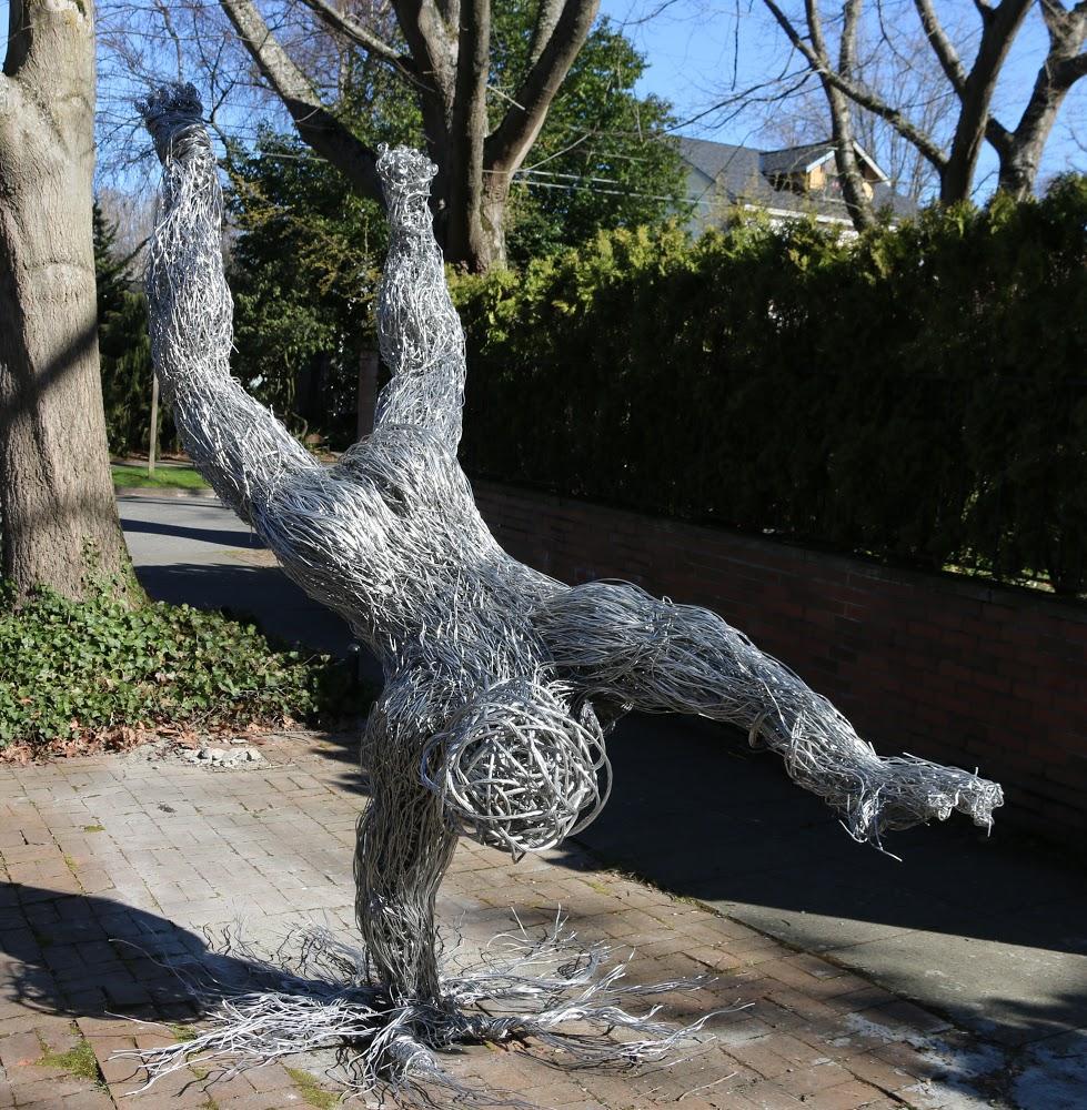 A different kind of wire wrapping art | Scrolller