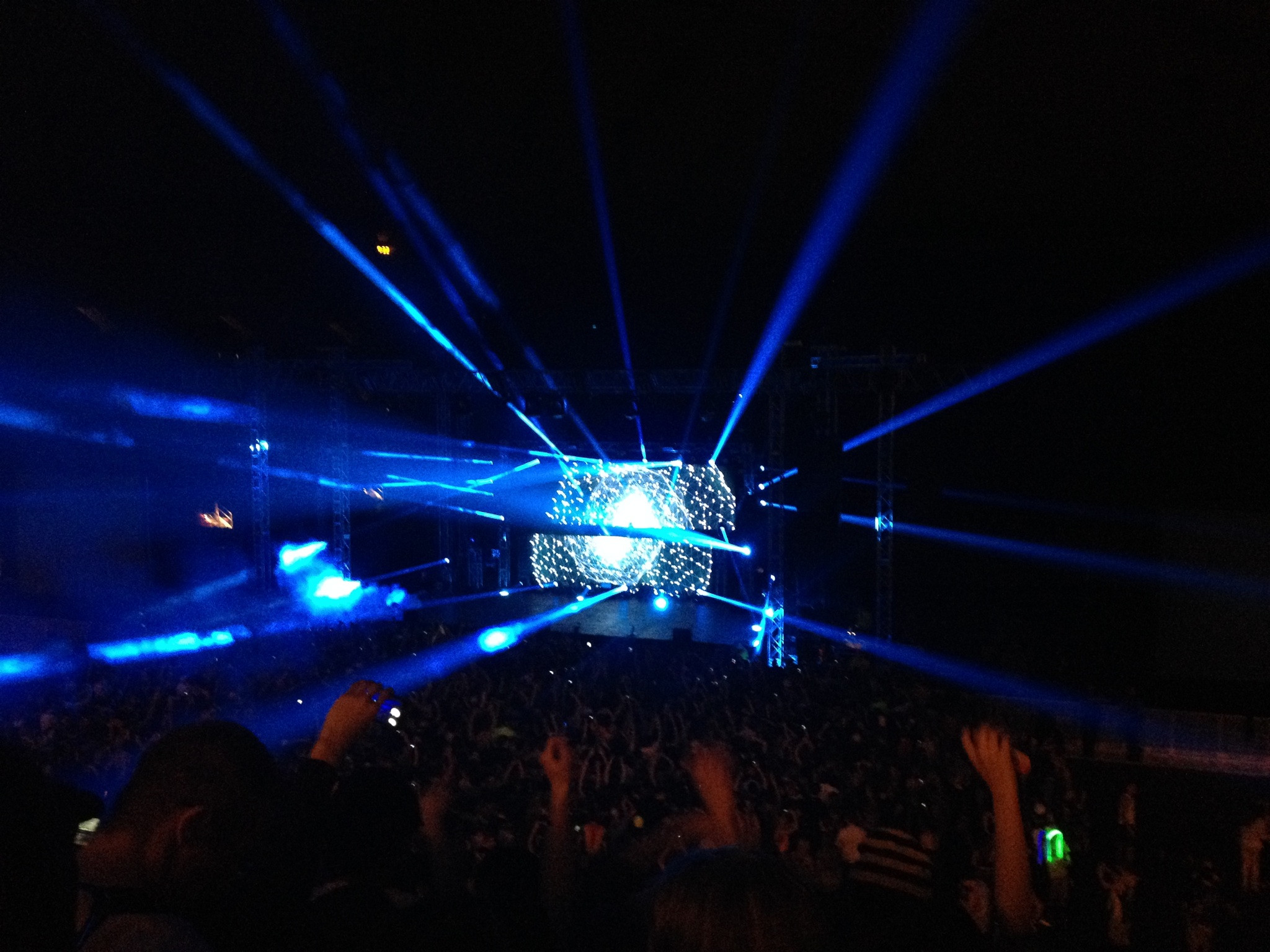 A few pictures from Syracuse's Annual Block Party, April 25th 2014. | Scrolller