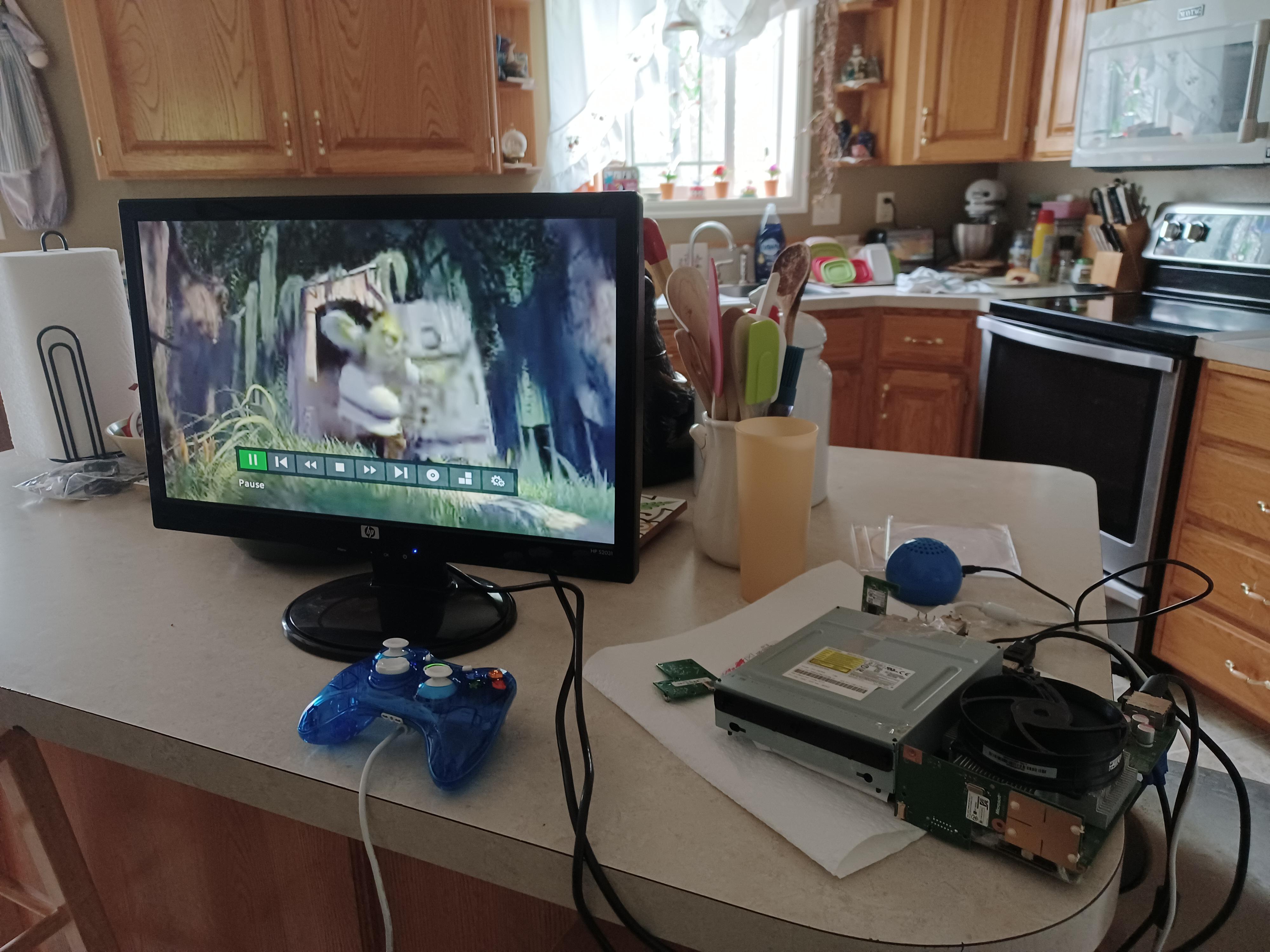 A friend and I ShrekPodded a Xbox 360 | Scrolller