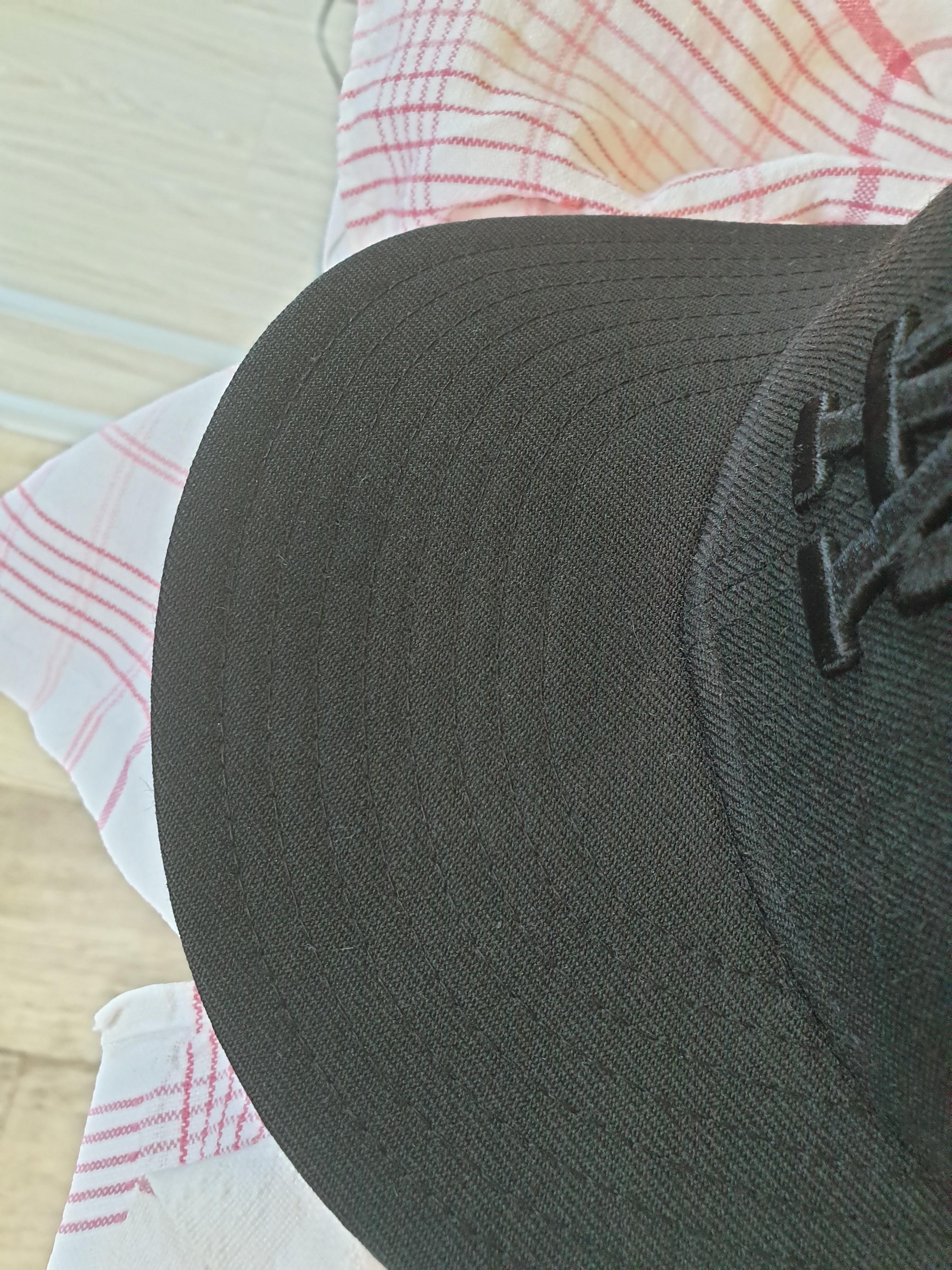 A little bit problem after remove sticker. Any solution? | Scrolller