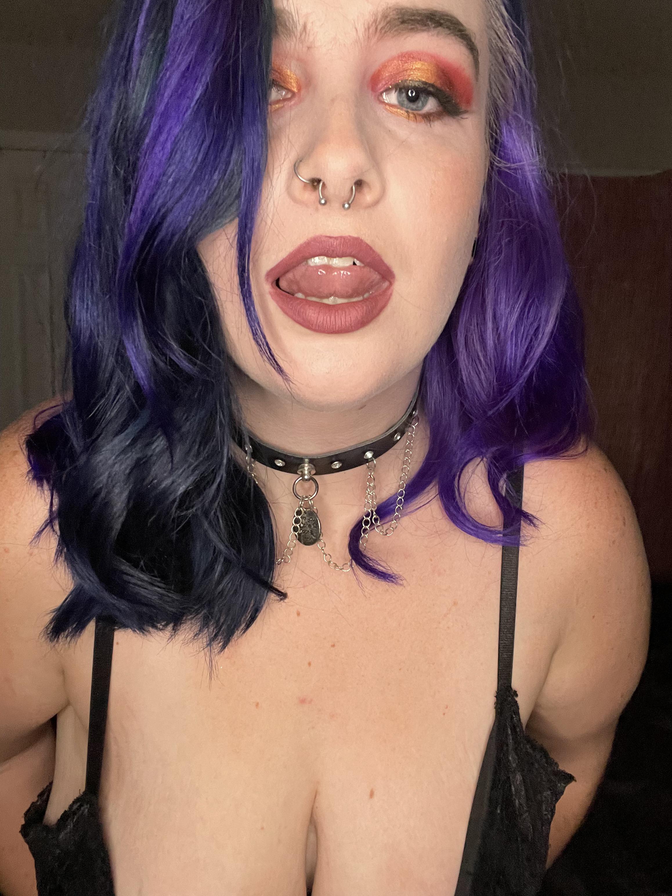 A little ring light fun | Scrolller