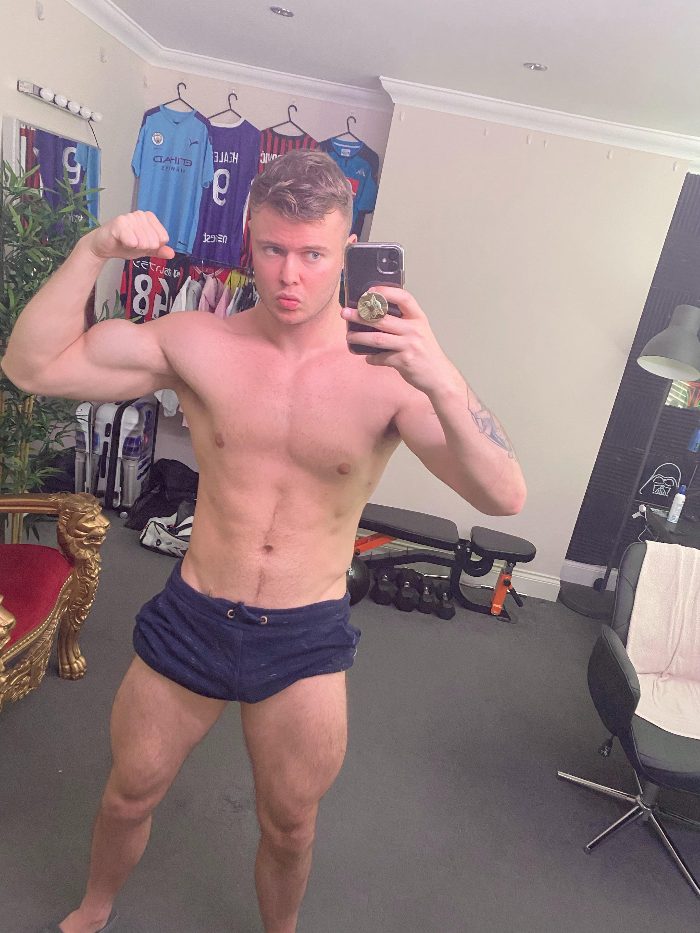 A rare picture of my room in a tidy state | Scrolller